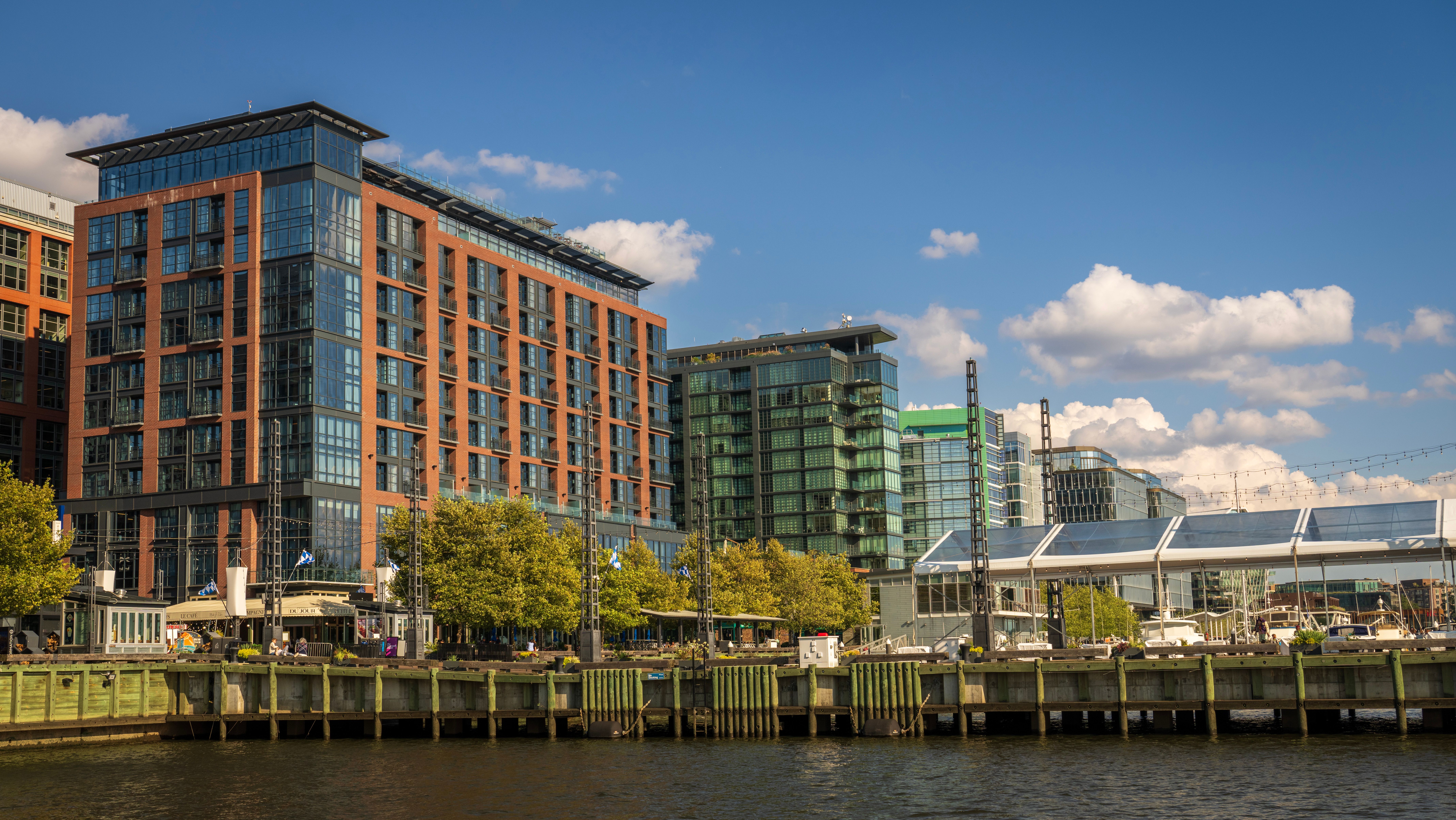Residential Buildings at Waterfront · Free Stock Photo