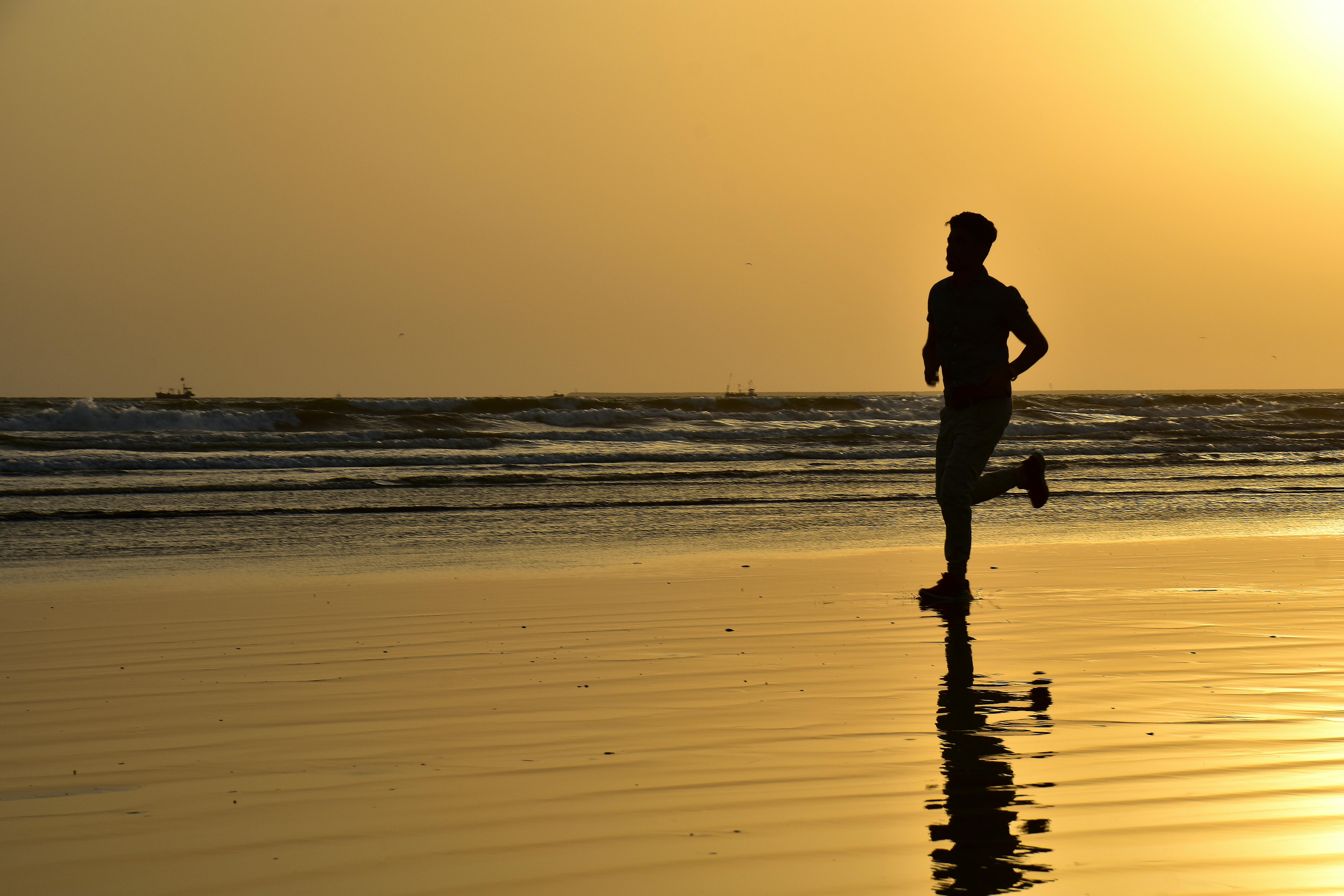 Beach Running Photos, Download The BEST Free Beach Running Stock Photos ...