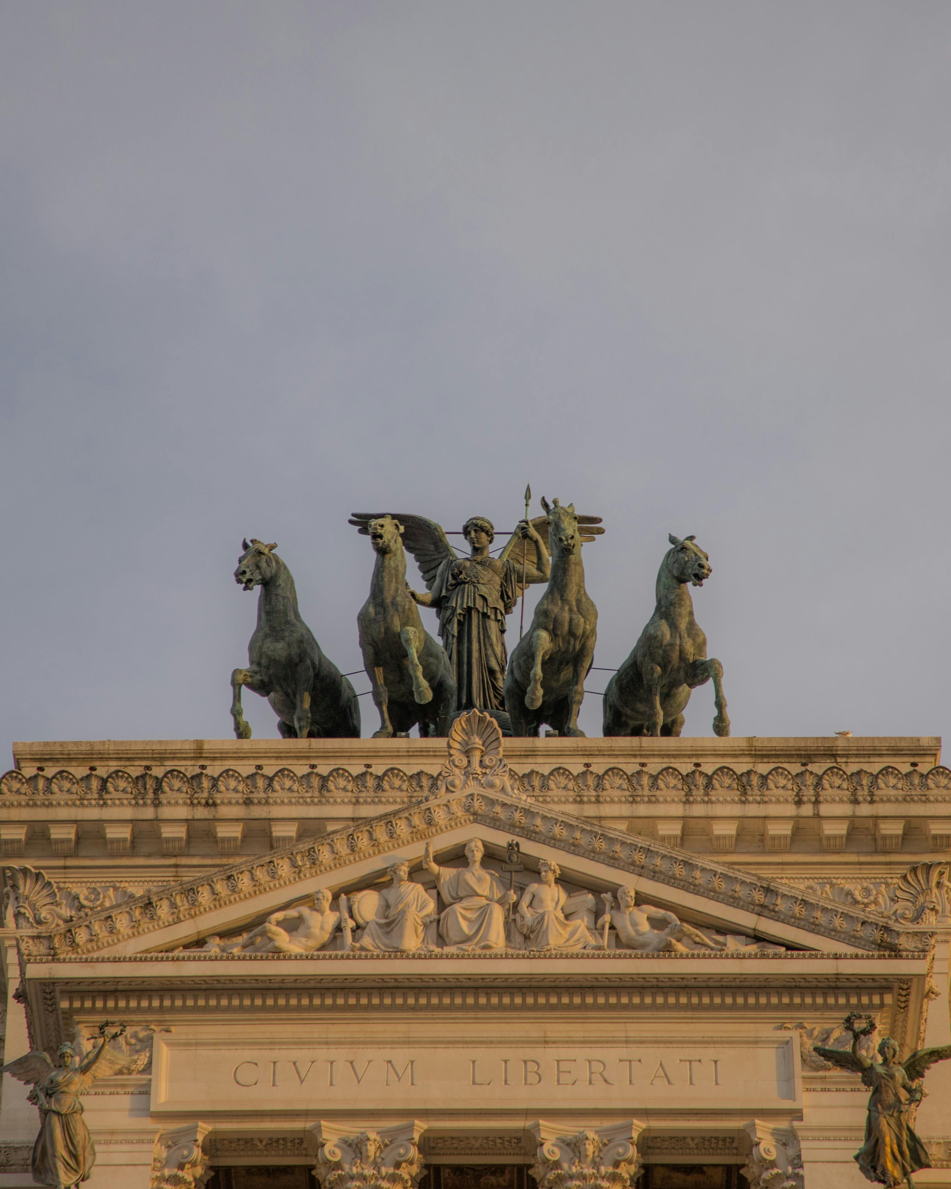 Bronze Quadriga Sculpture on Victor Emmanuel II Monument · Free Stock Photo