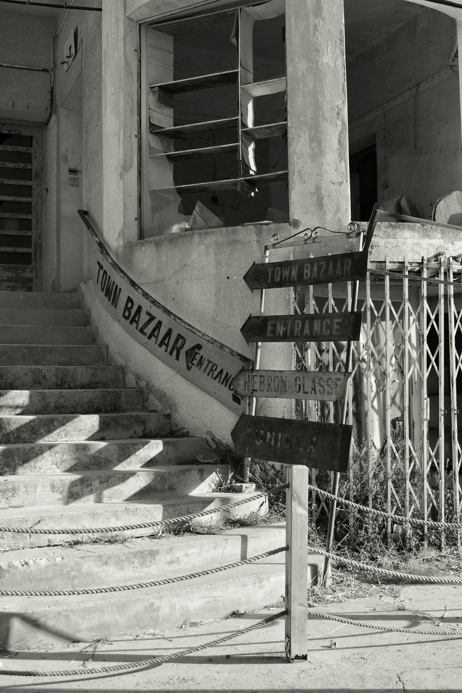 Town Signs Photos, Download The BEST Free Town Signs Stock Photos & HD ...