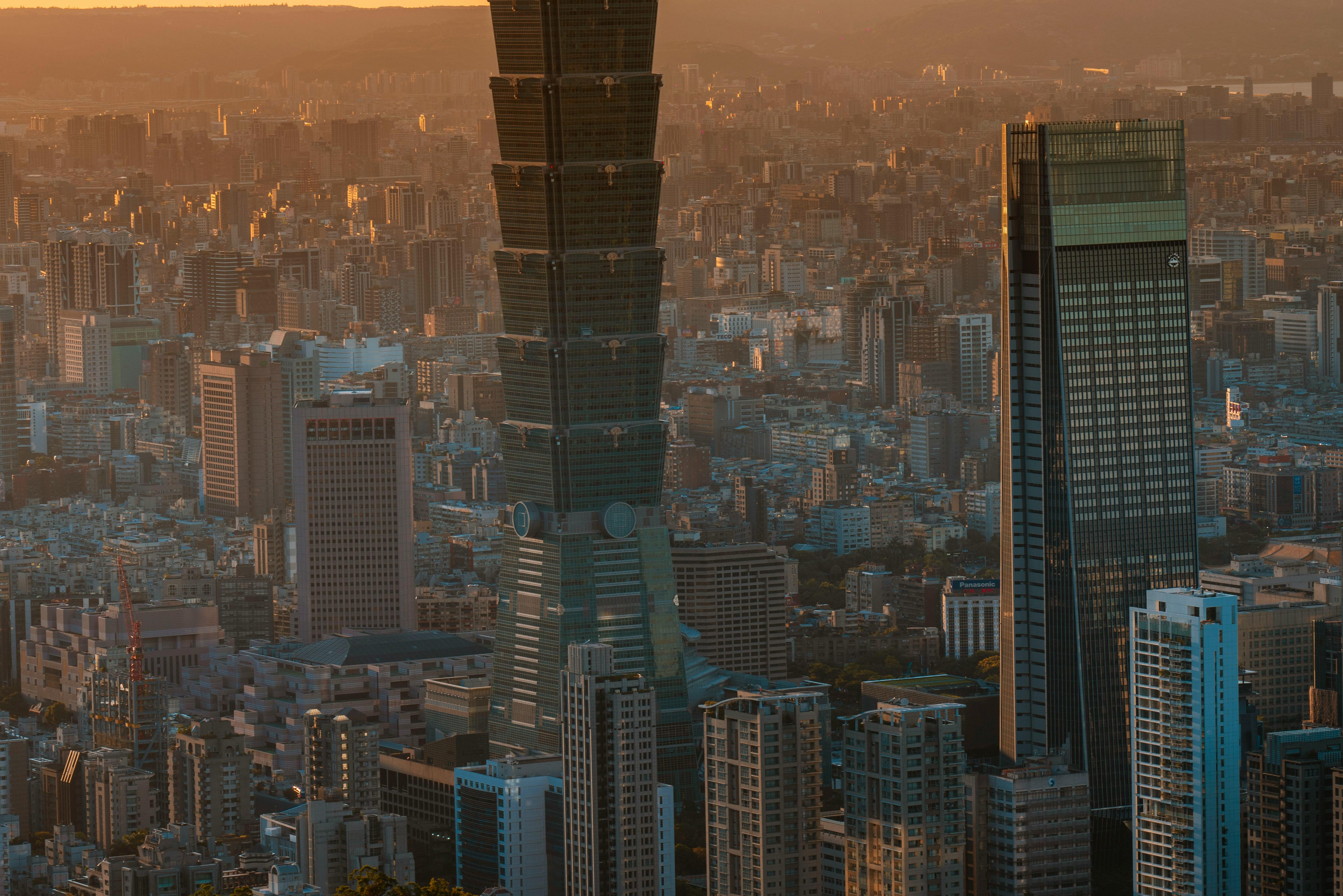 Taipei 101 at Sunset · Free Stock Photo
