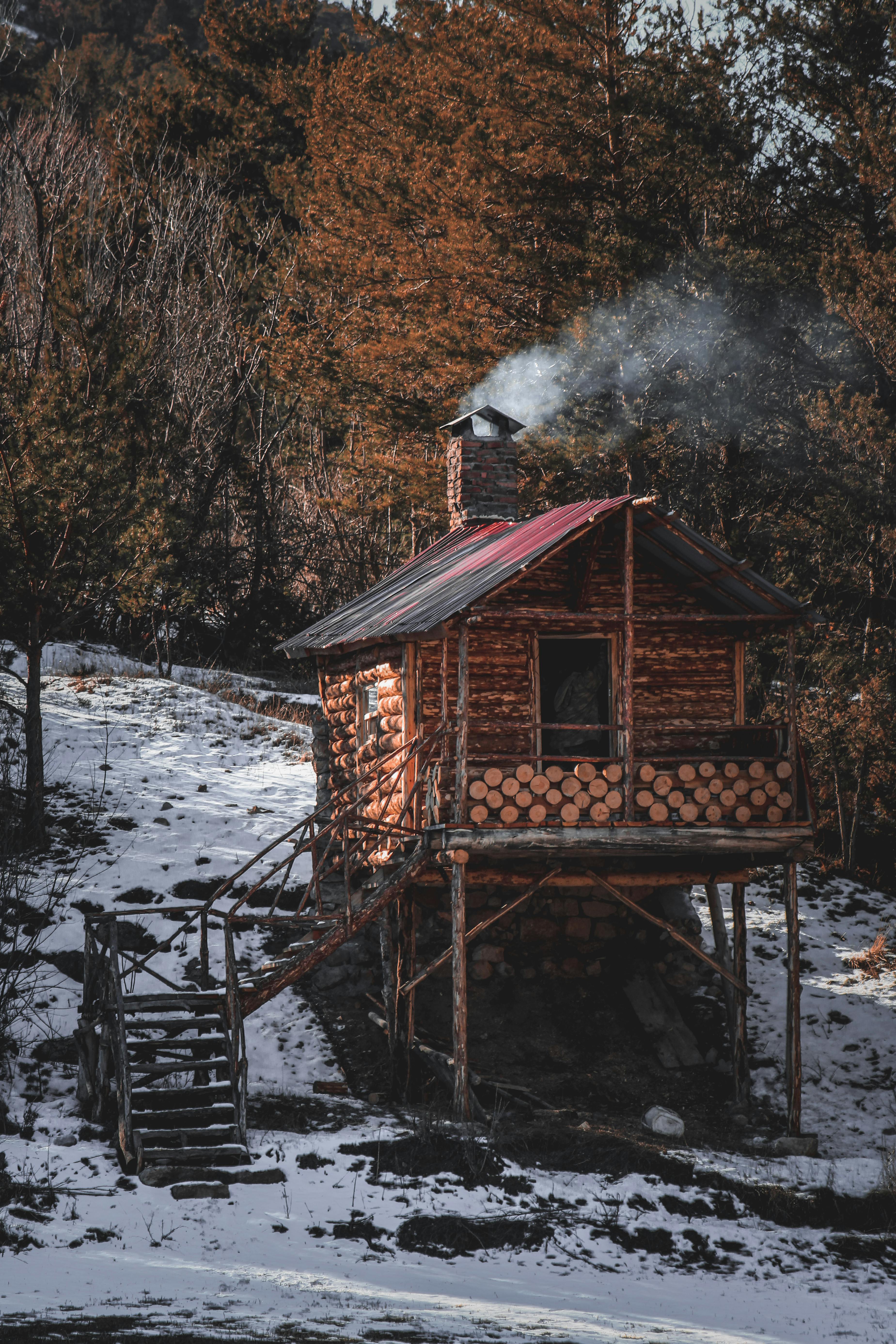 Log Cabin with Chimney · Free Stock Photo