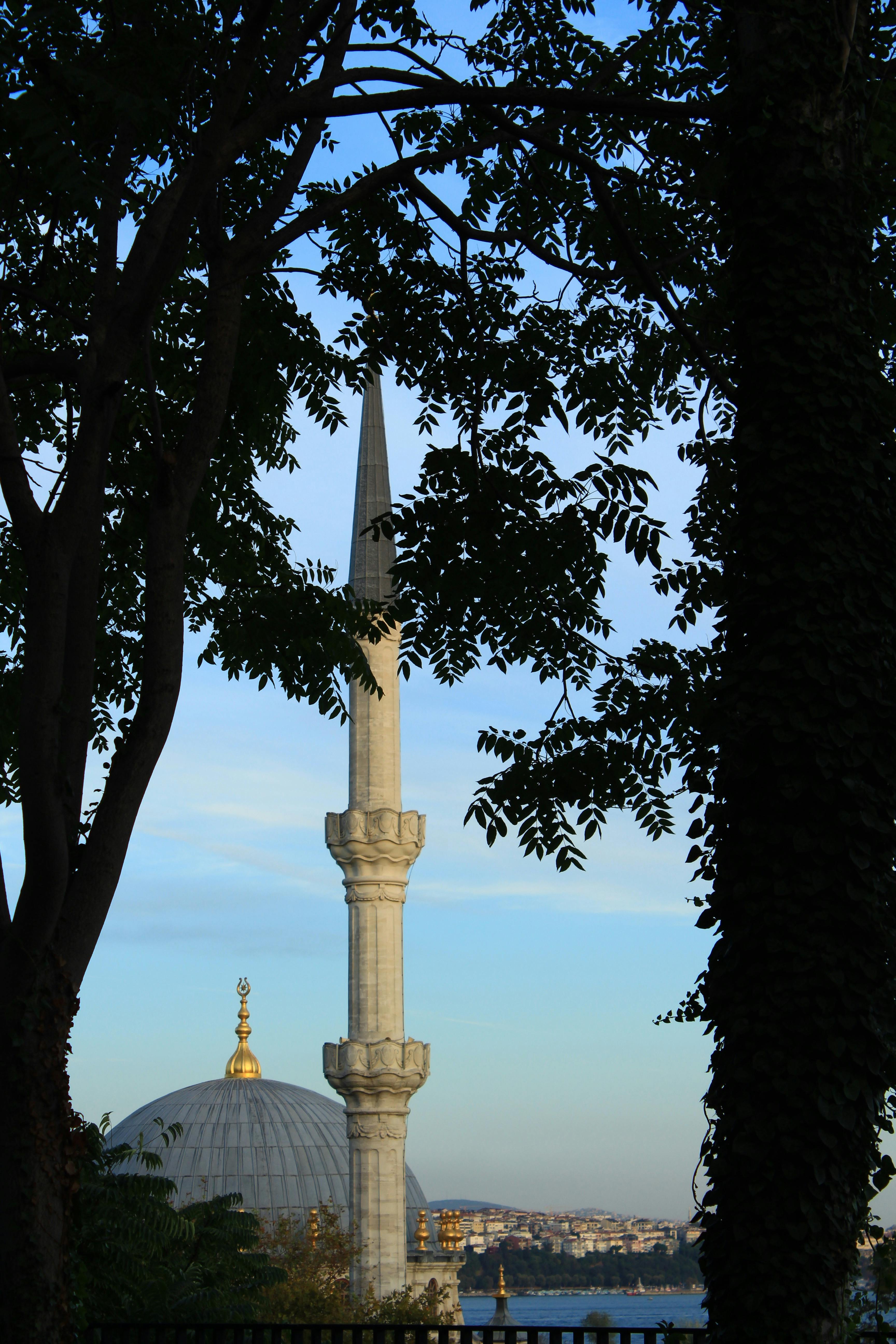 Minaret of the Blue Mosque in Istanbul, Turkey · Free Stock Photo