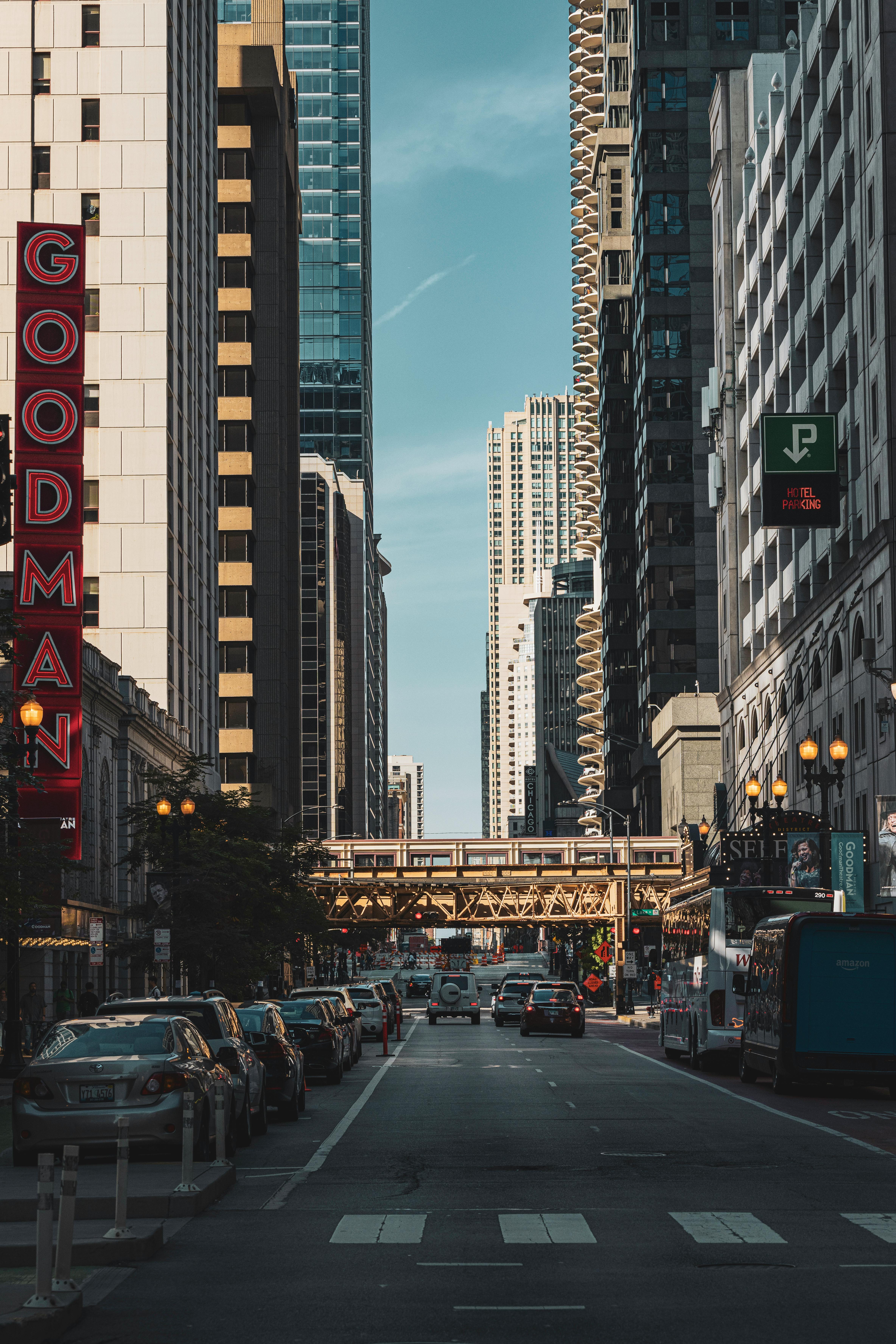 Downtown Street in Chicago · Free Stock Photo