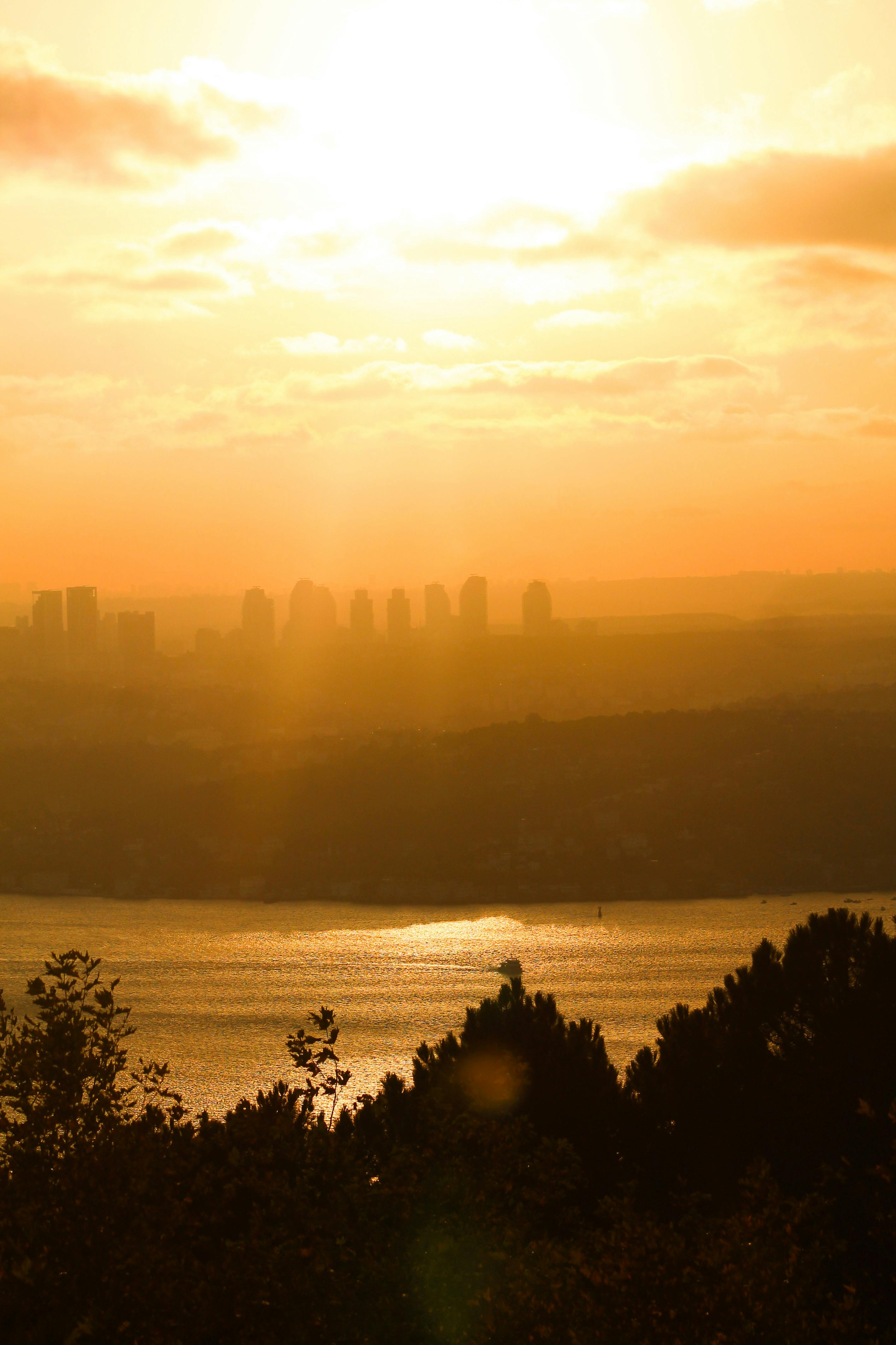 Sun Setting over the City · Free Stock Photo