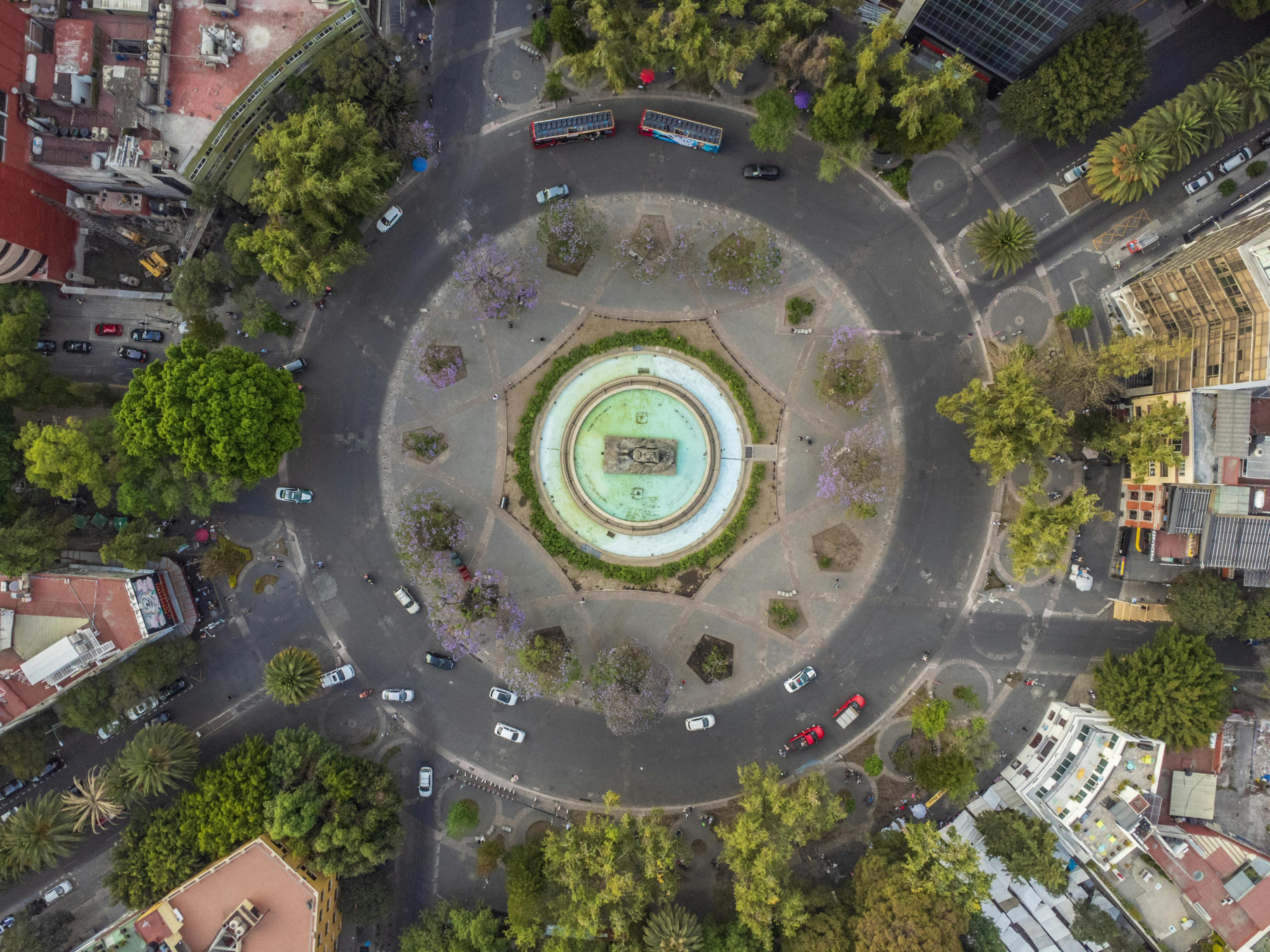 Roundabout in City · Free Stock Photo