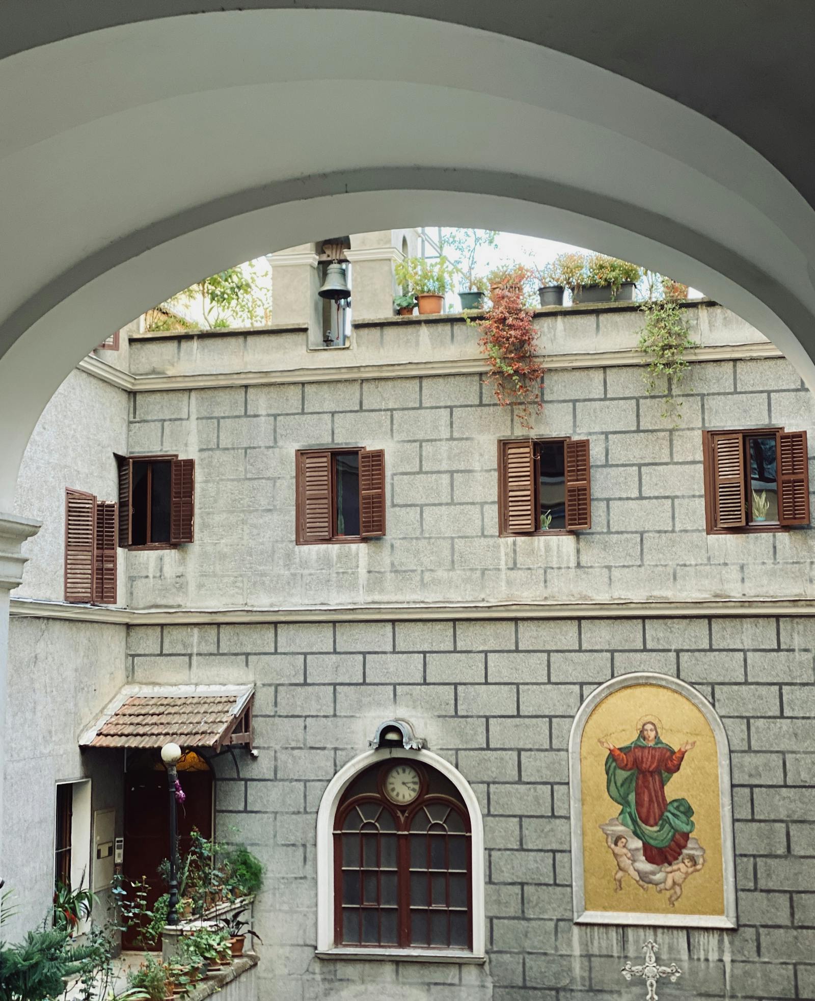 Maria Wall Photos, Download The BEST Free Maria Wall Stock Photos & HD ...