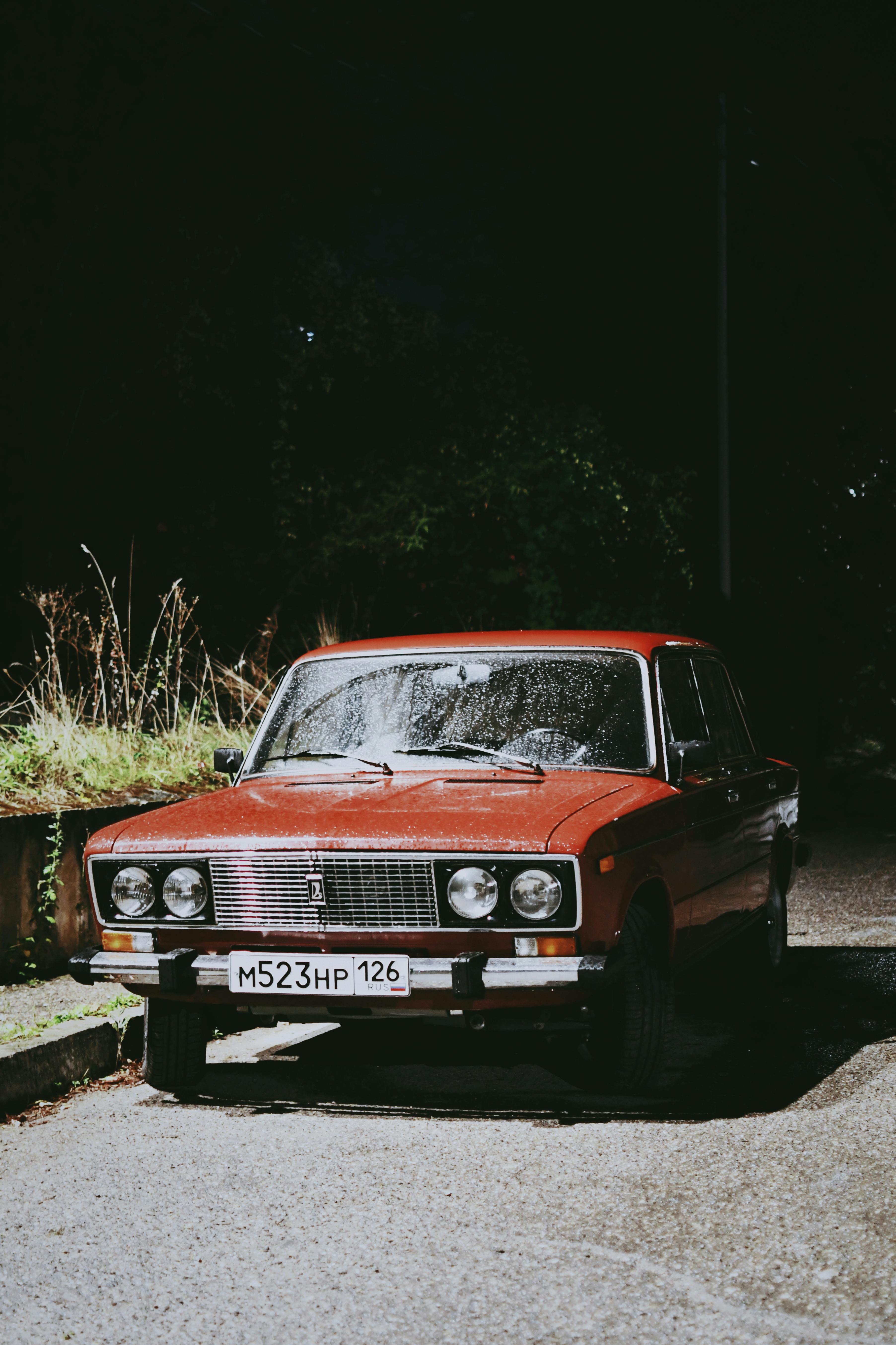 Vintage Car in Rain · Free Stock Photo