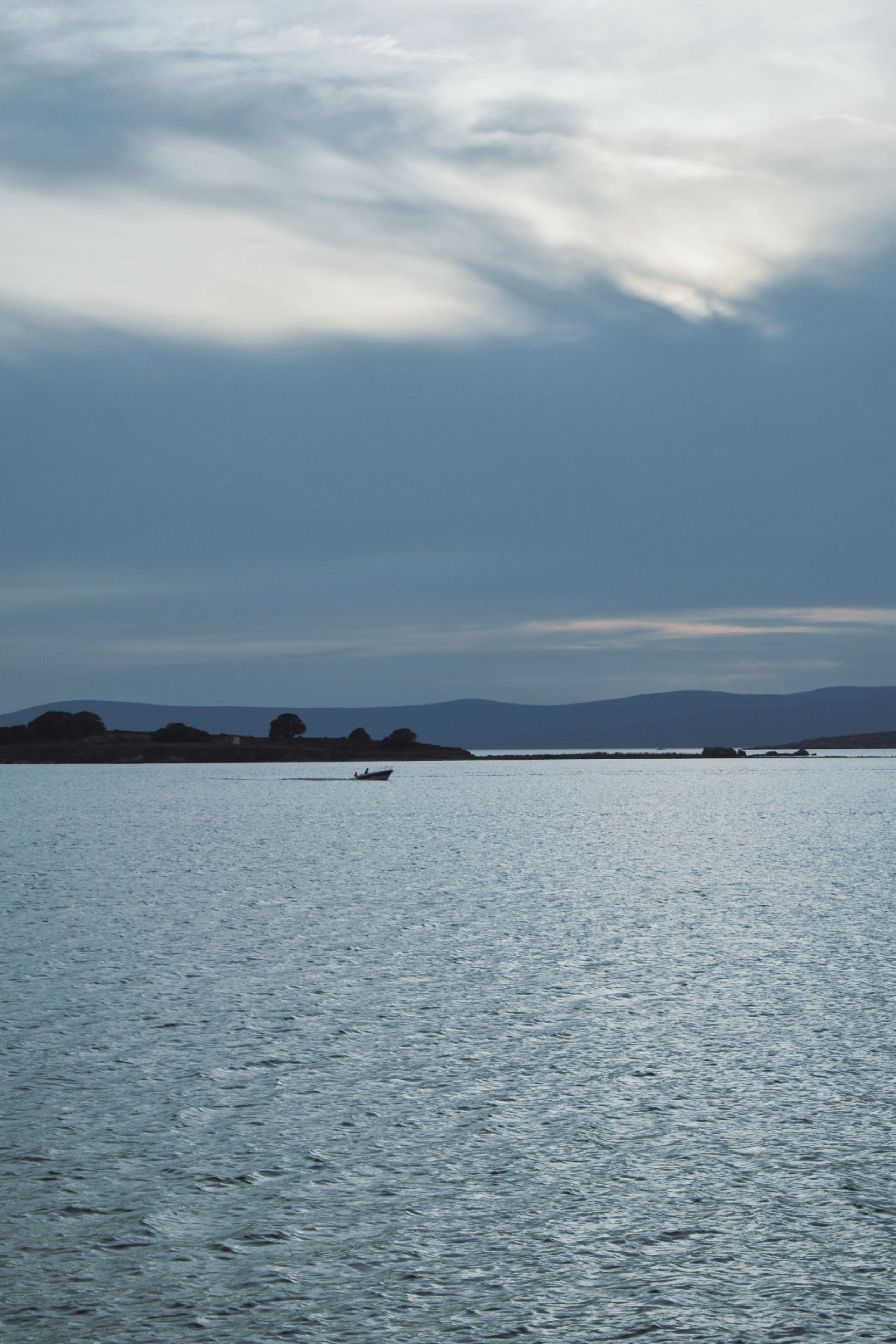 Rippled Water in the Bay at Dusk · Free Stock Photo