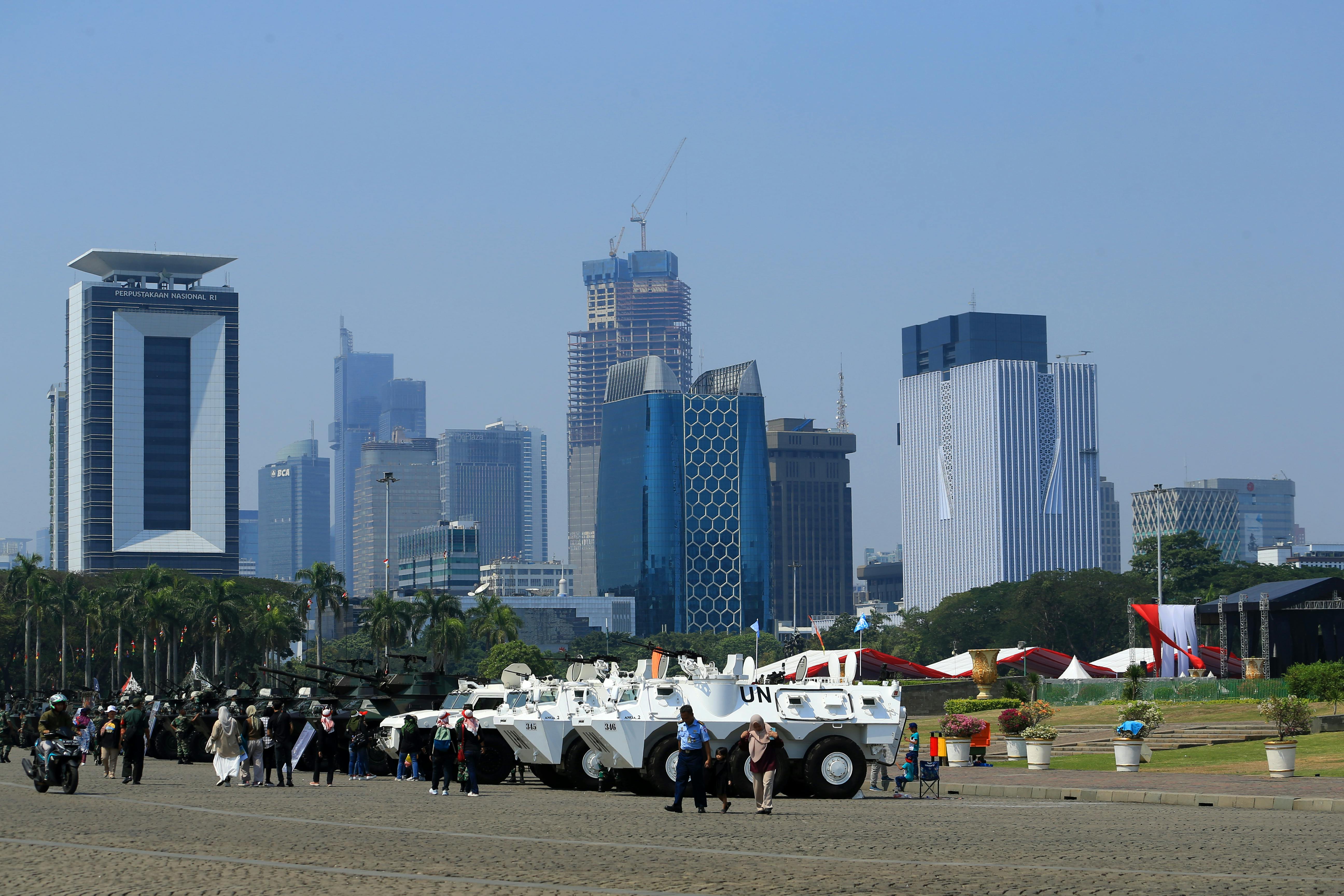 Army Cars Photos, Download The BEST Free Army Cars Stock Photos & HD Images