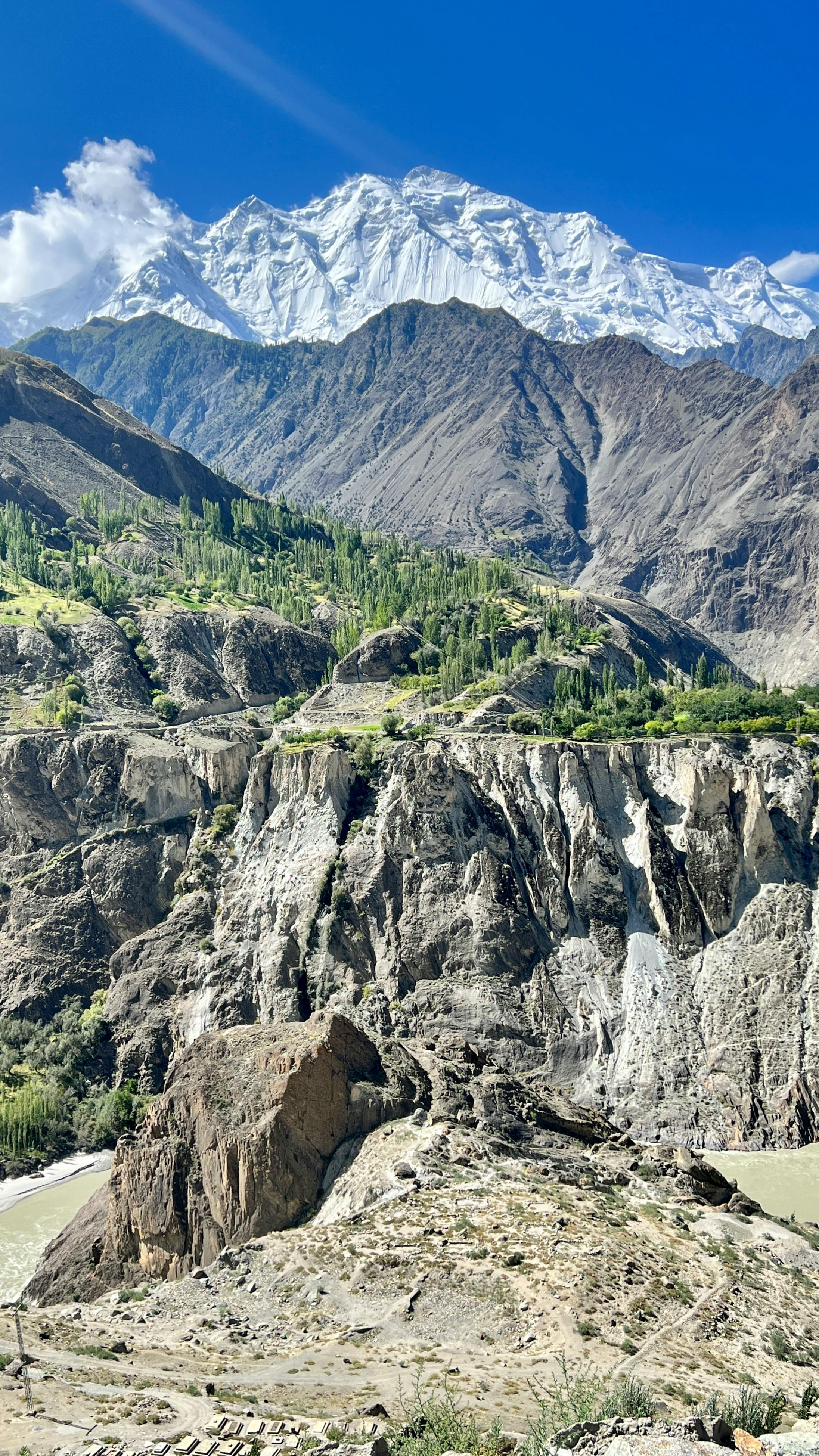 Cliff and Rocky Mountains · Free Stock Photo