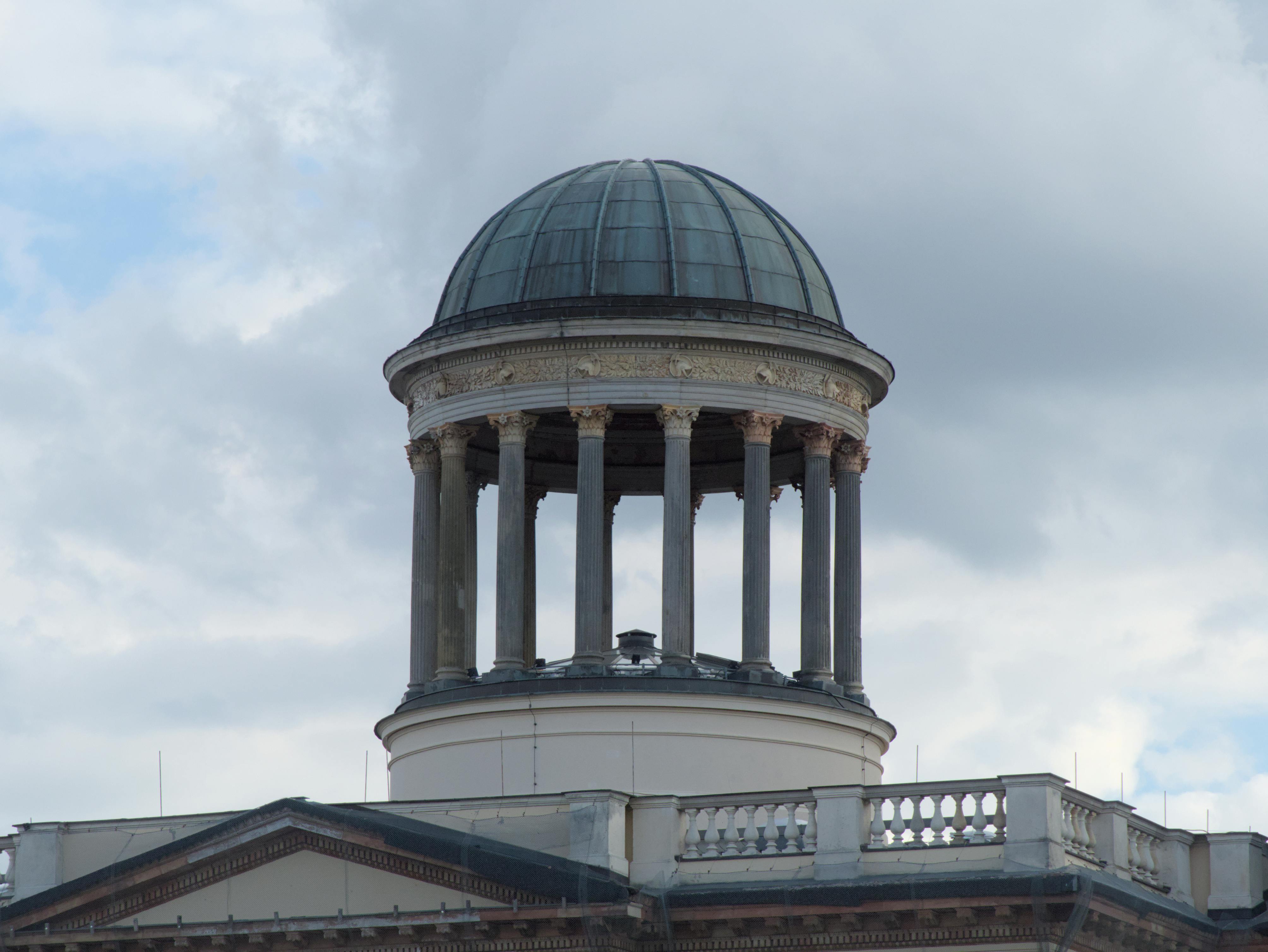 Dome with Columns · Free Stock Photo