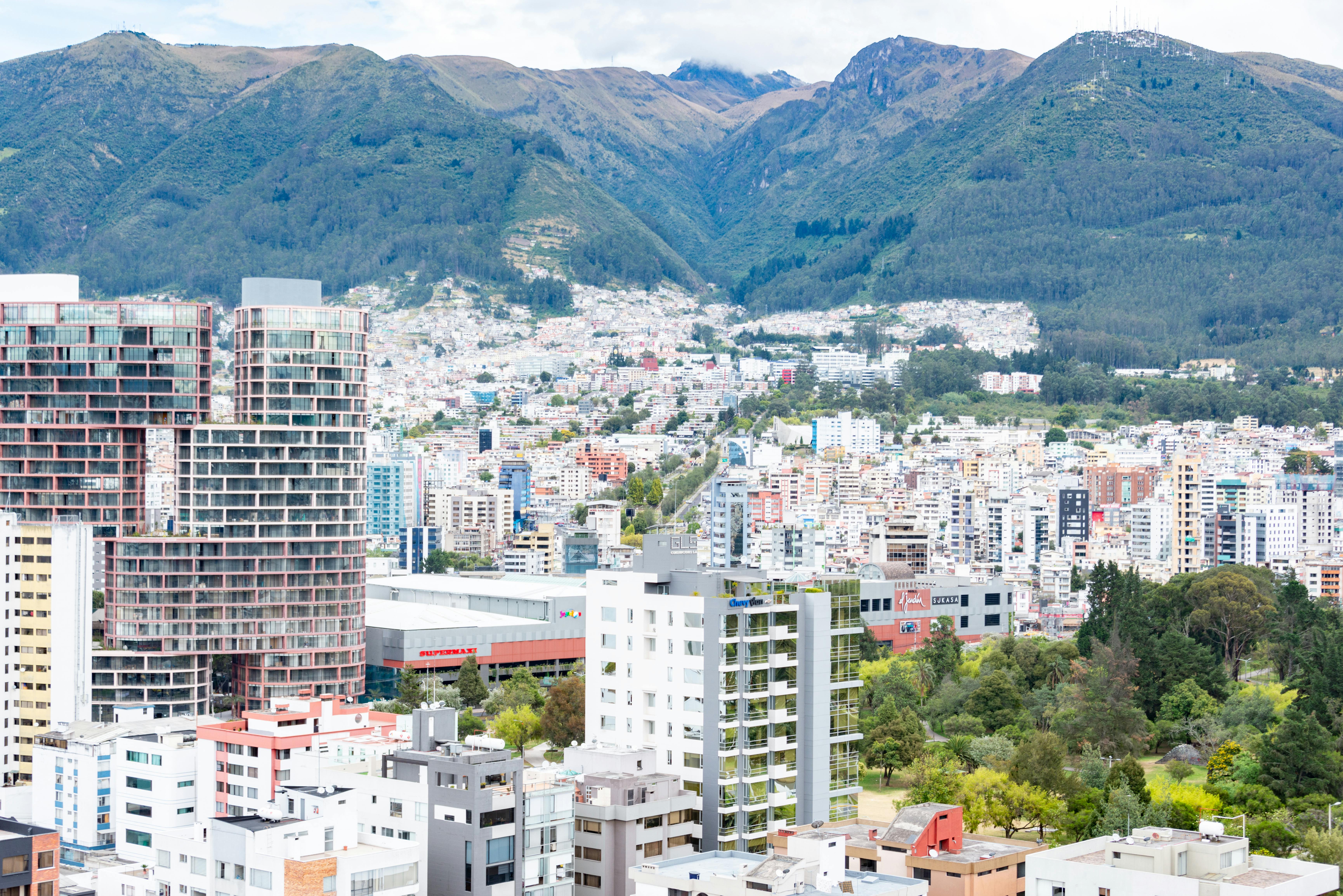 Panorama of Quito Cityscape with EPIQ Tower · Free Stock Photo