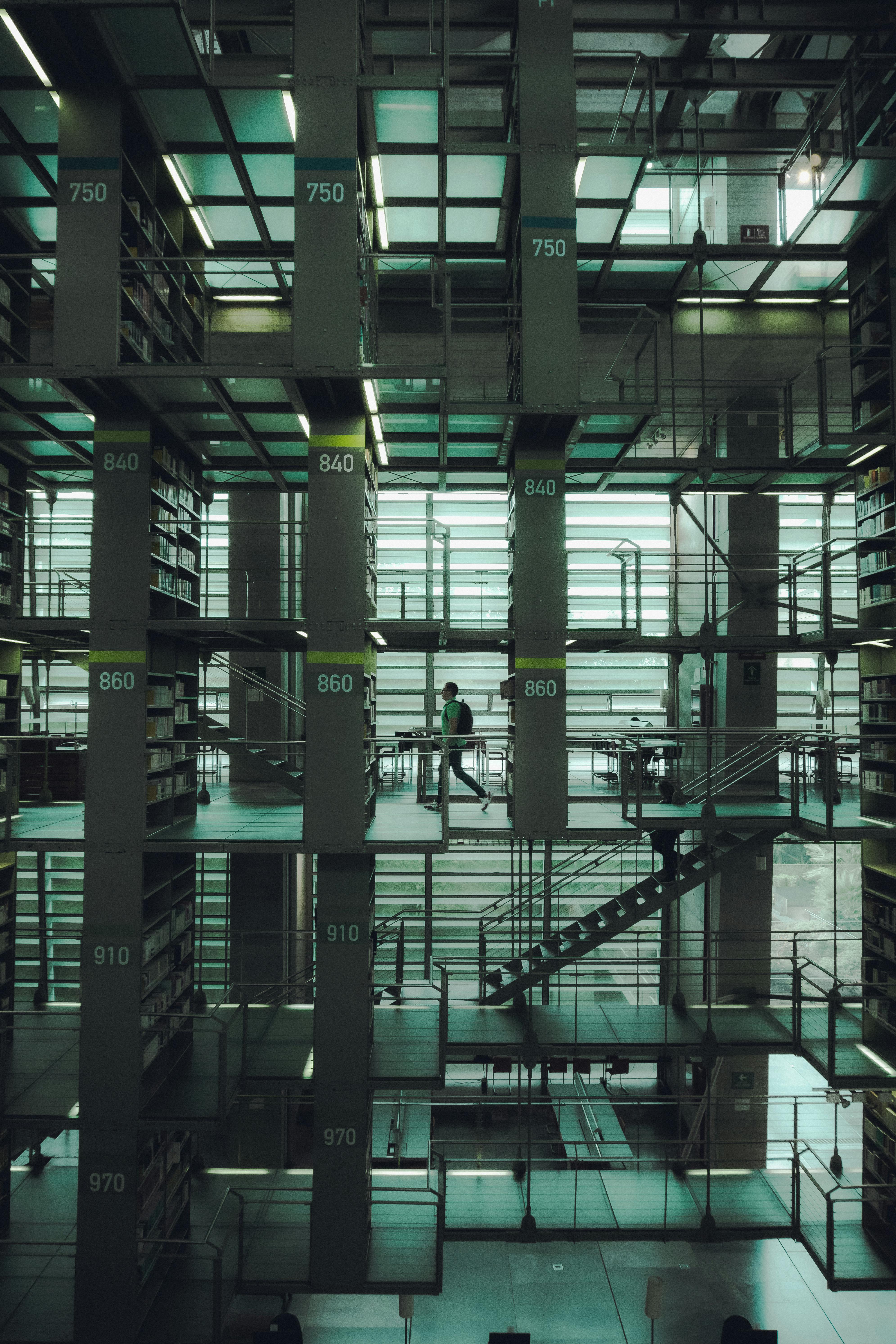 50.375+ Fotos y Imágenes de Schlock-showcase-july-free-on-tubi-and-plex ...