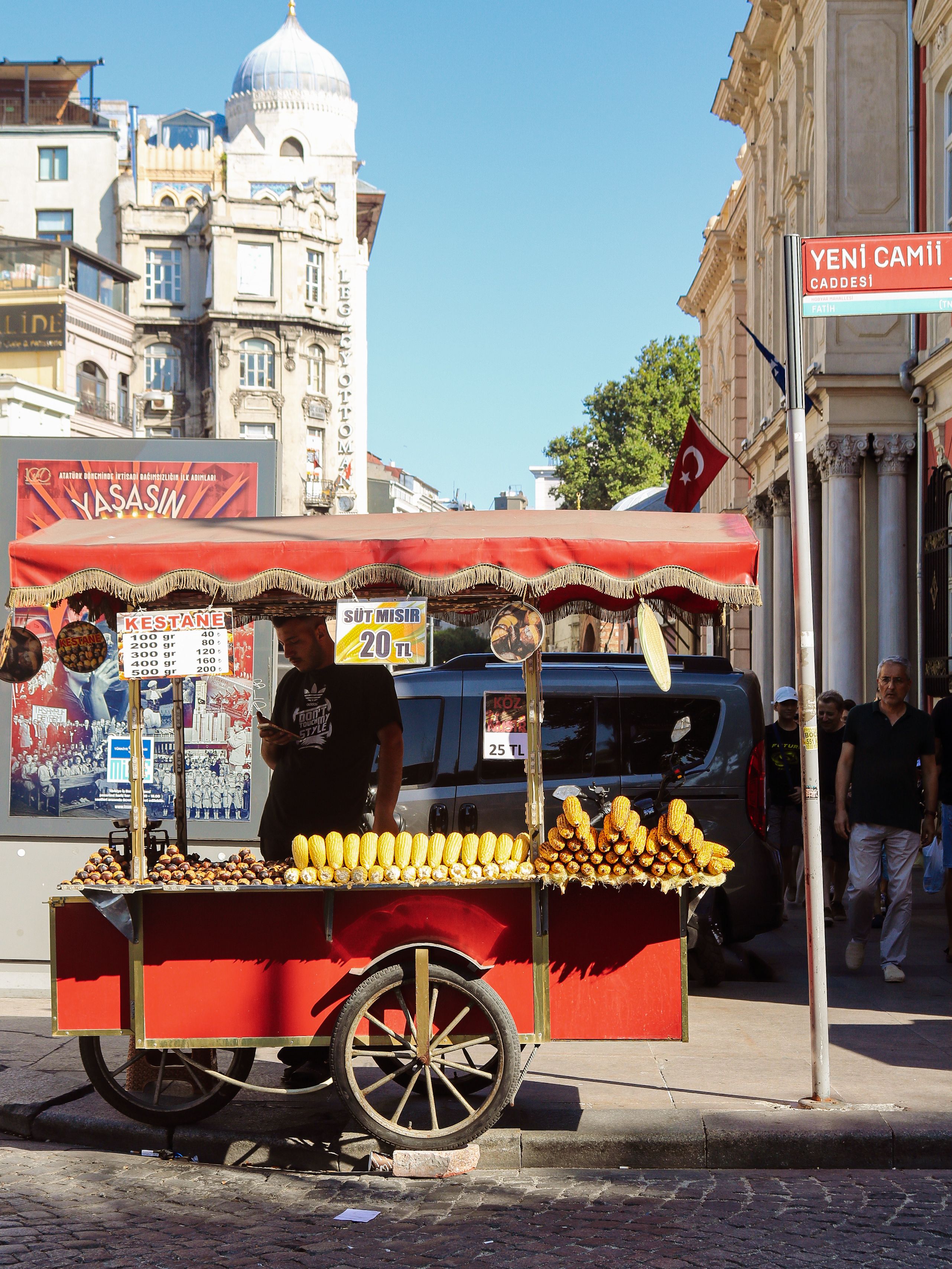Street Corn Vendor in Istanbul · Free Stock Photo