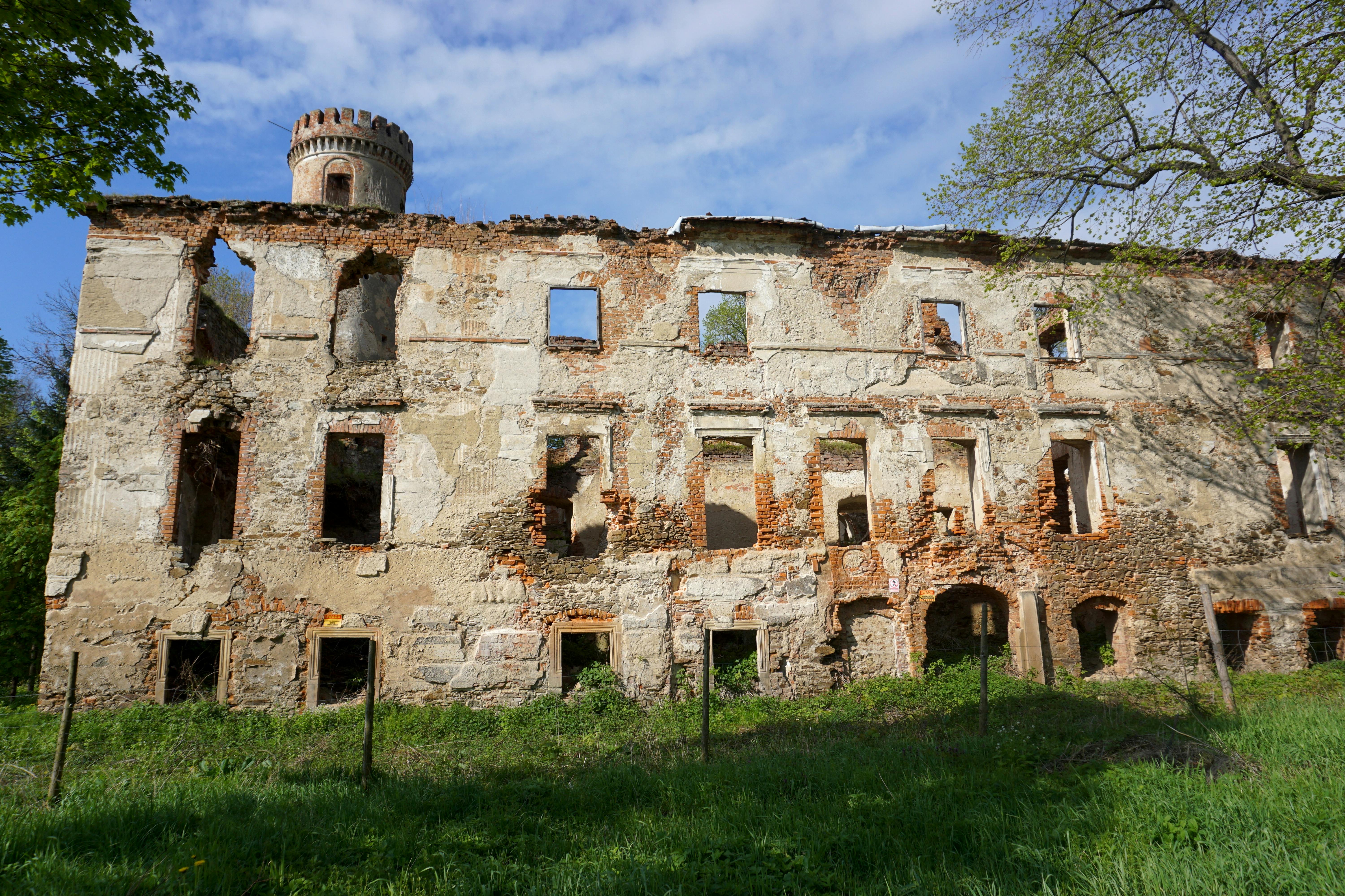 Destroyed and Abandoned Palace in Rudnica · Free Stock Photo
