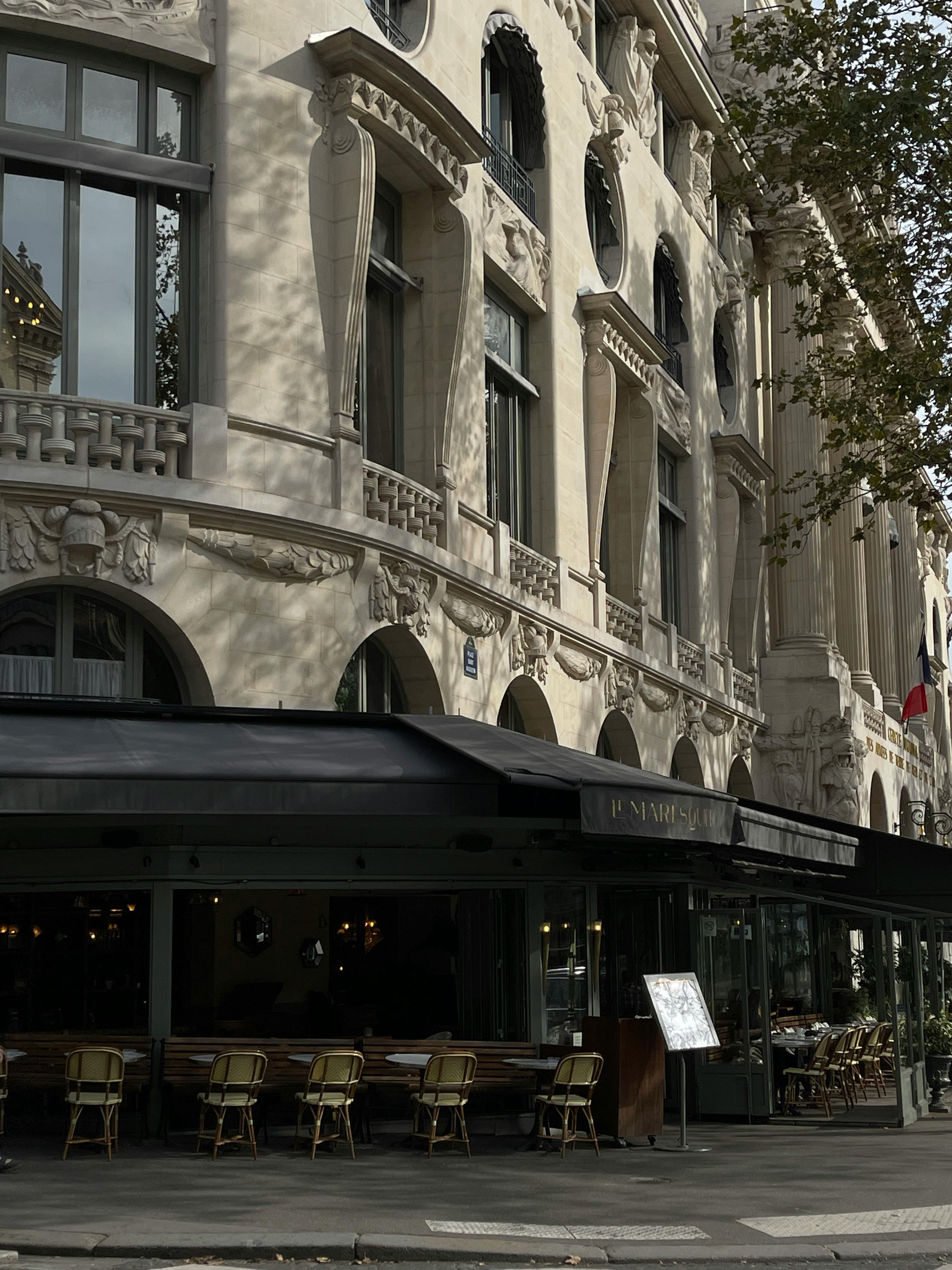 Ornamented Building with Restaurant · Free Stock Photo