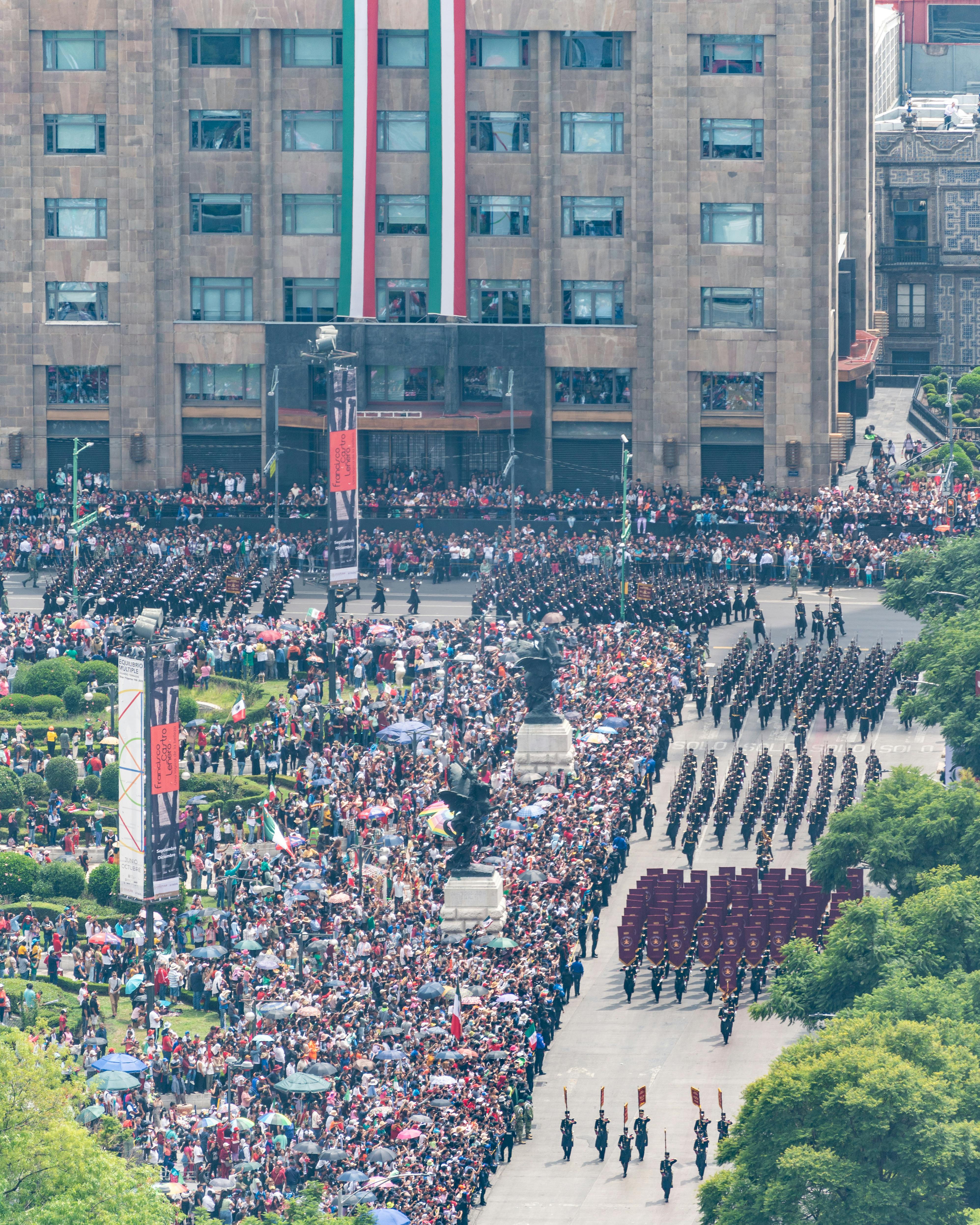 Mexico's independence day parade · Free Stock Photo