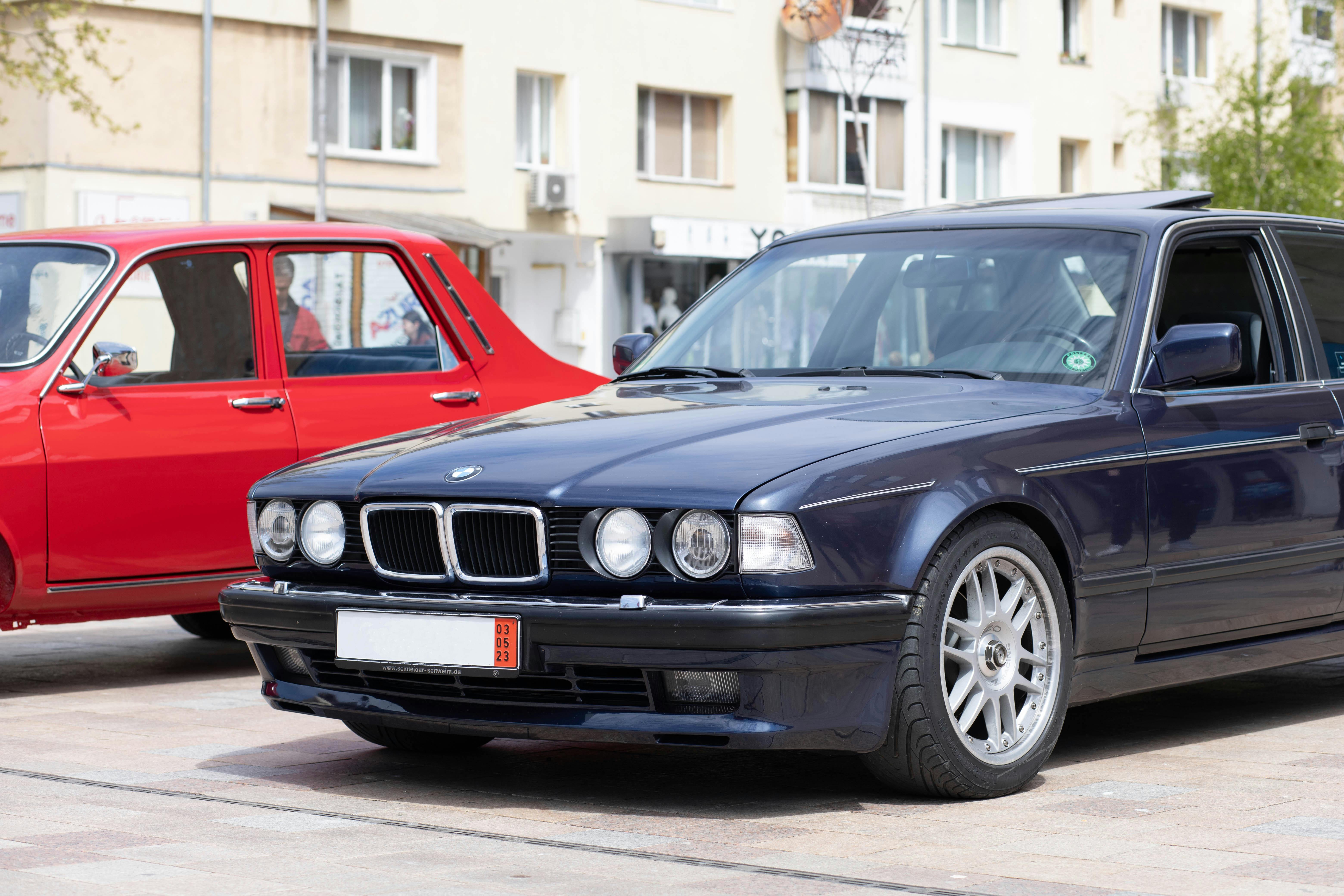 Black BMW E32 · Free Stock Photo