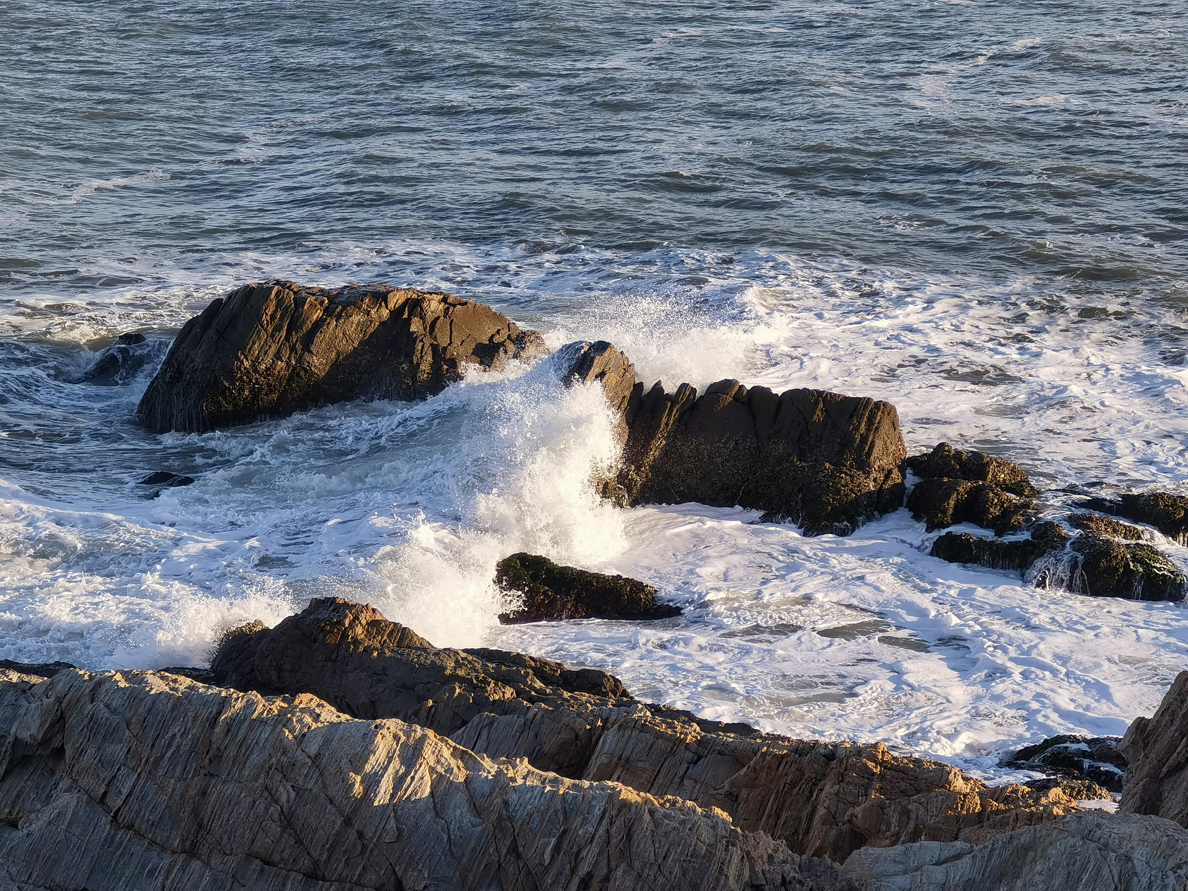 Wave Crushing on Rocks on Sea Shore · Free Stock Photo