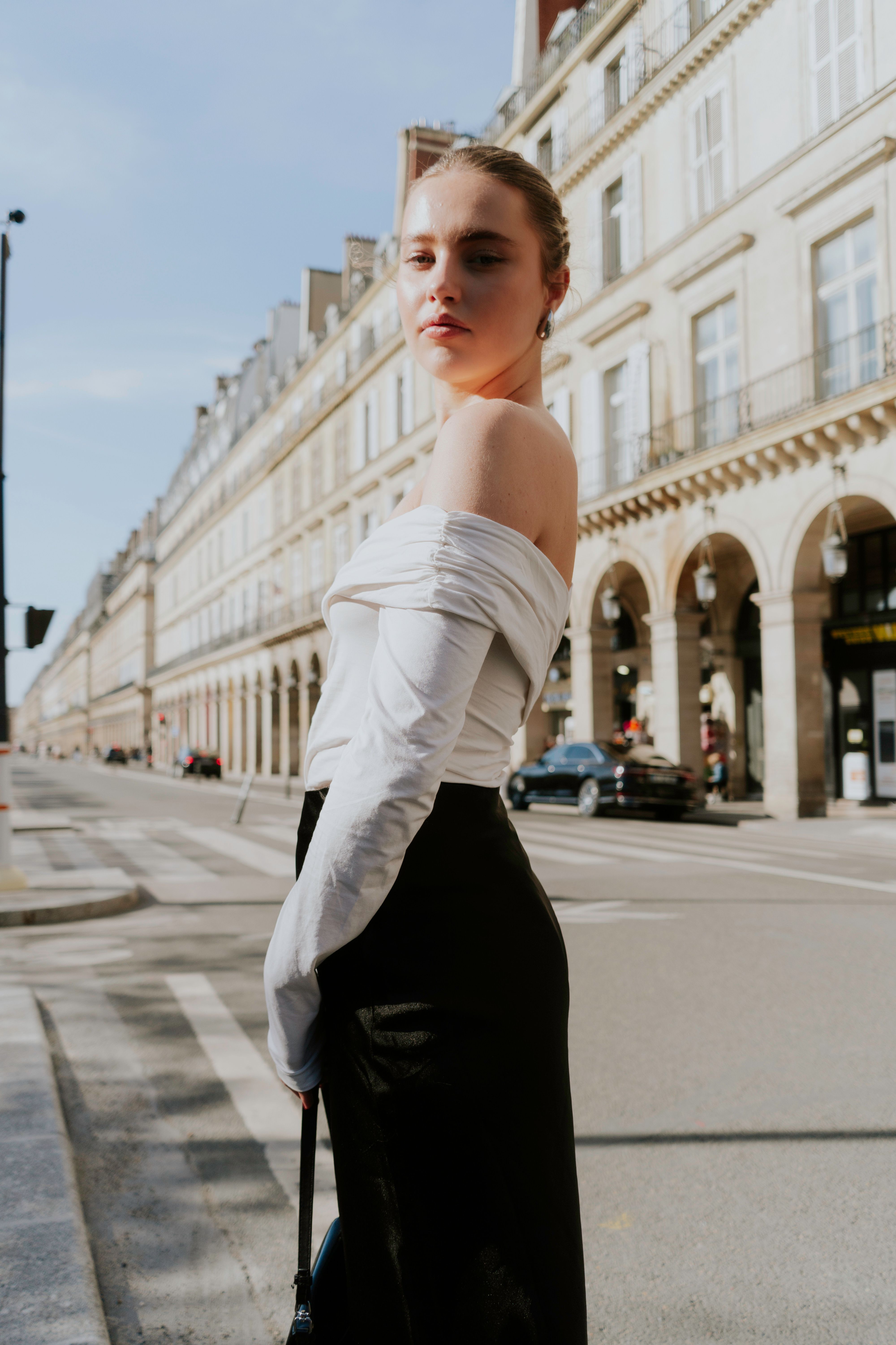 Model on Street in Black and White · Free Stock Photo