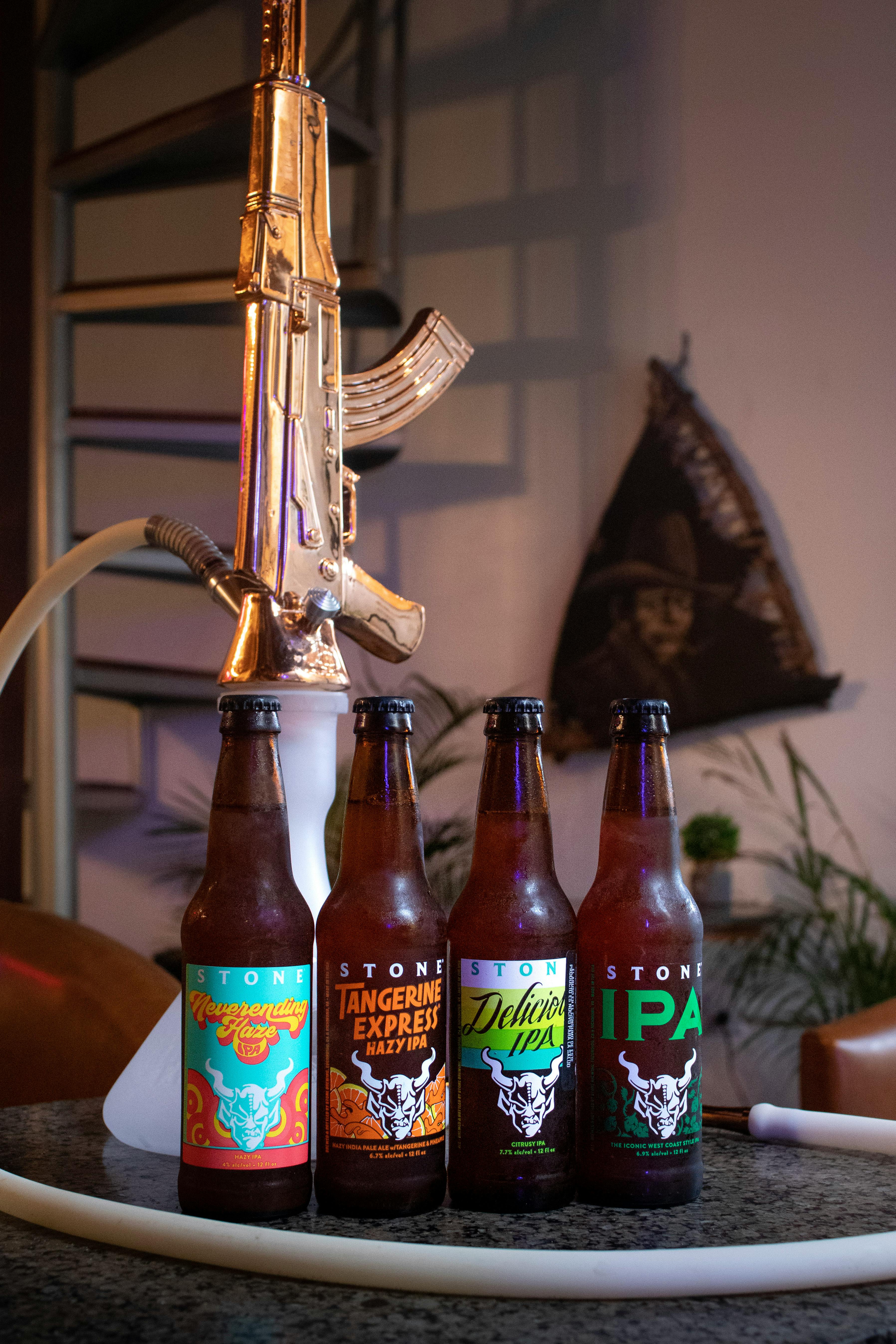 Foto de stock gratuita sobre ak 47, alcohol, ametralladora, beber ...