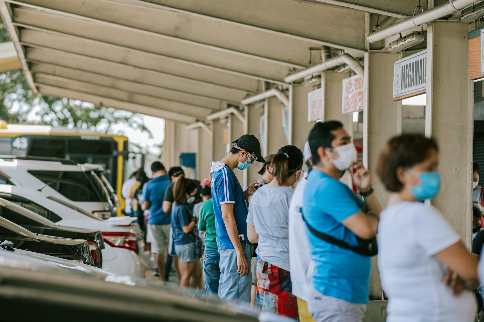 People Waiting In Line Photos, Download The BEST Free People Waiting In ...