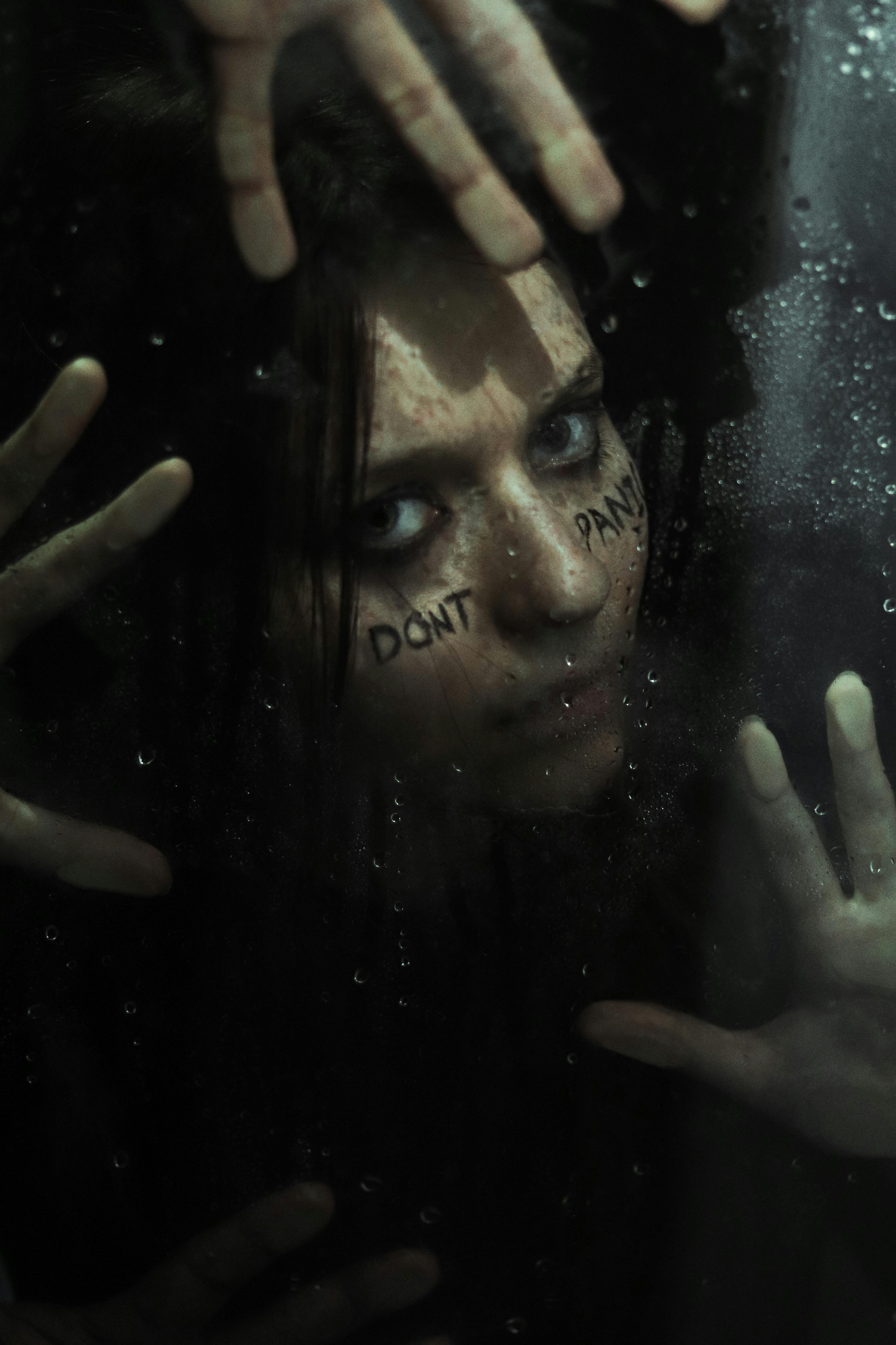 Spooky Face in Window · Free Stock Photo
