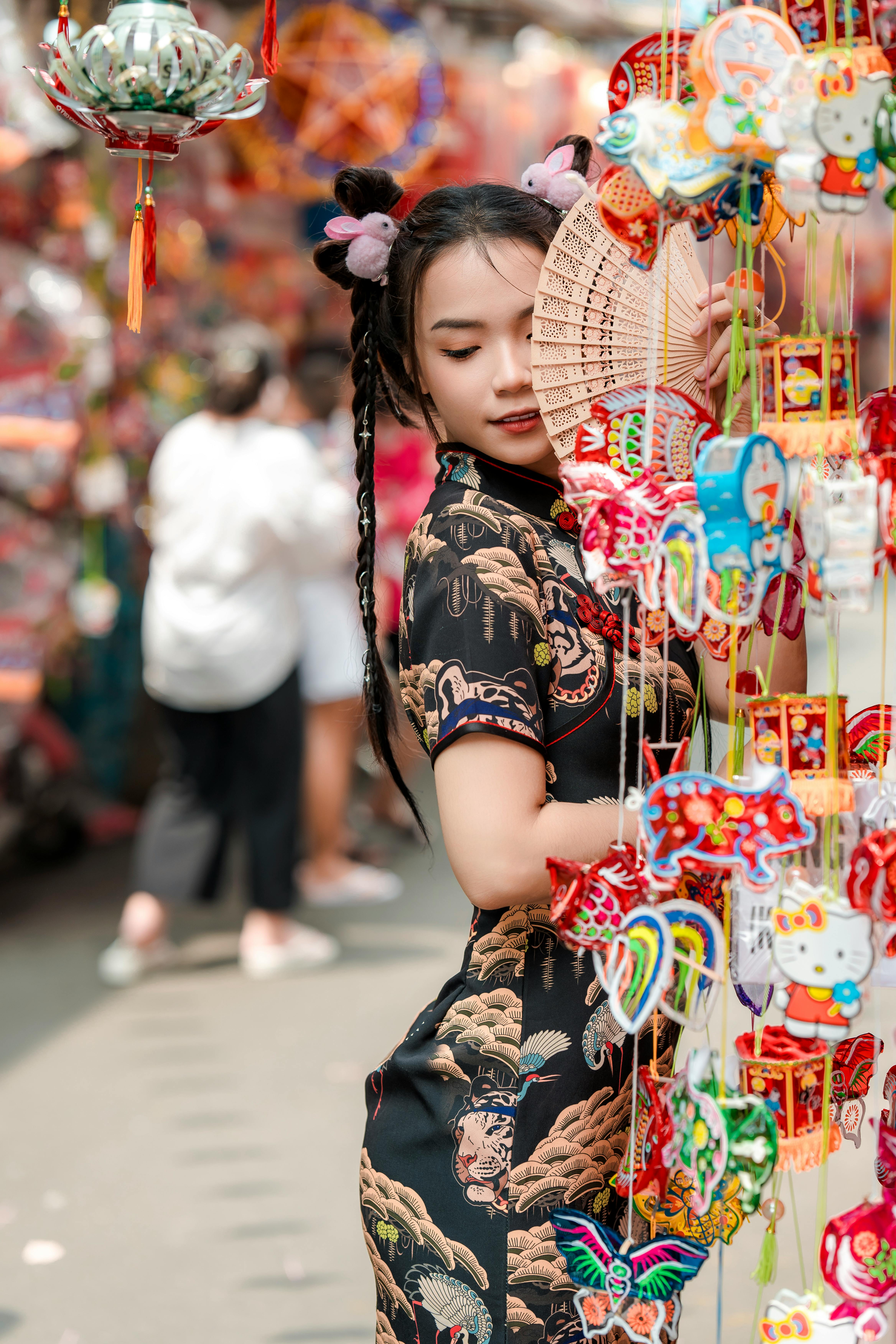 Beautiful Woman in Traditional Chinese Dress · Free Stock Photo