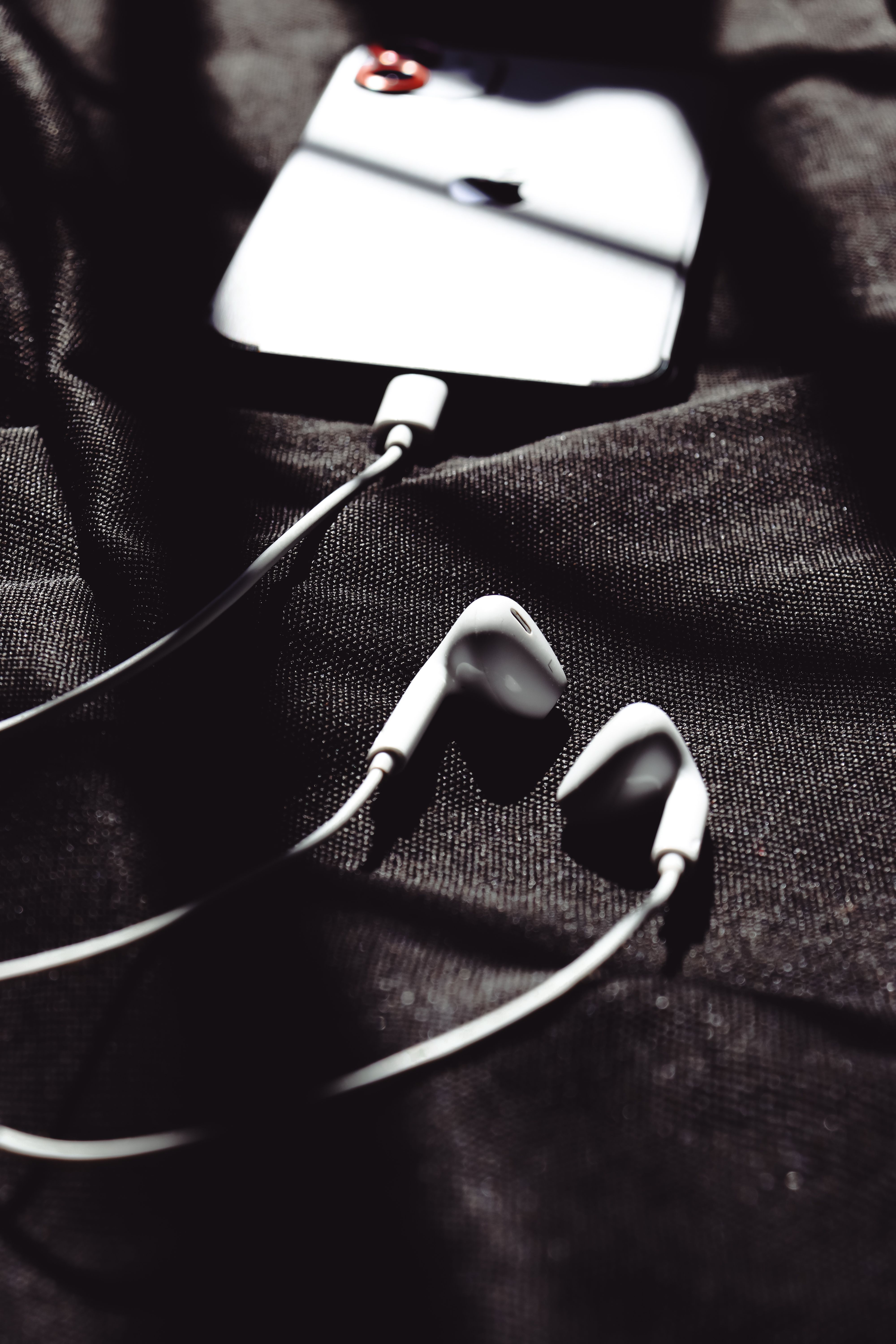 Ear Phone Wallpaper Photos, Download The BEST Free Ear Phone Wallpaper ...