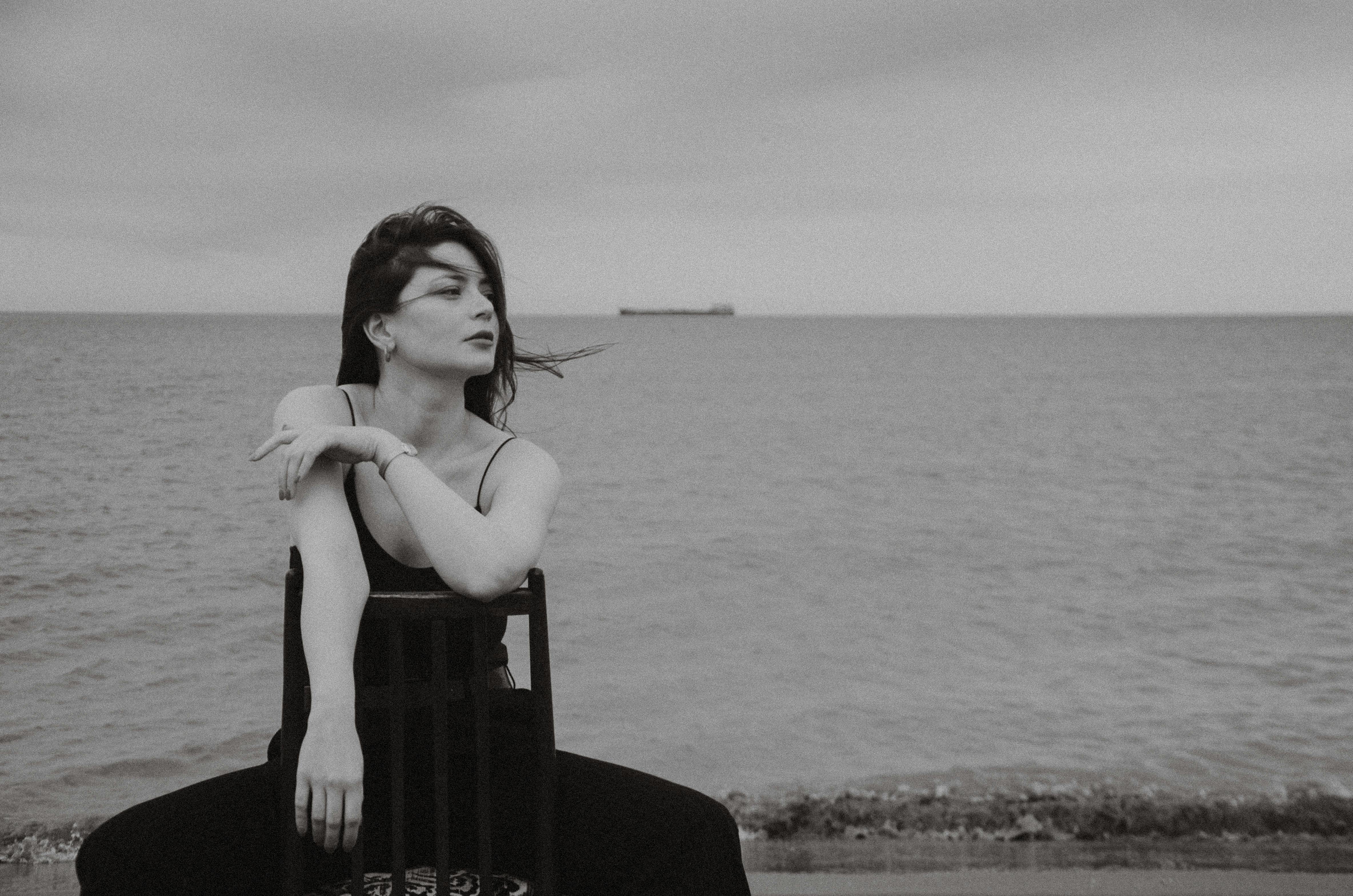 Black Woman On Beach Chair Photos, Download The BEST Free Black Woman ...