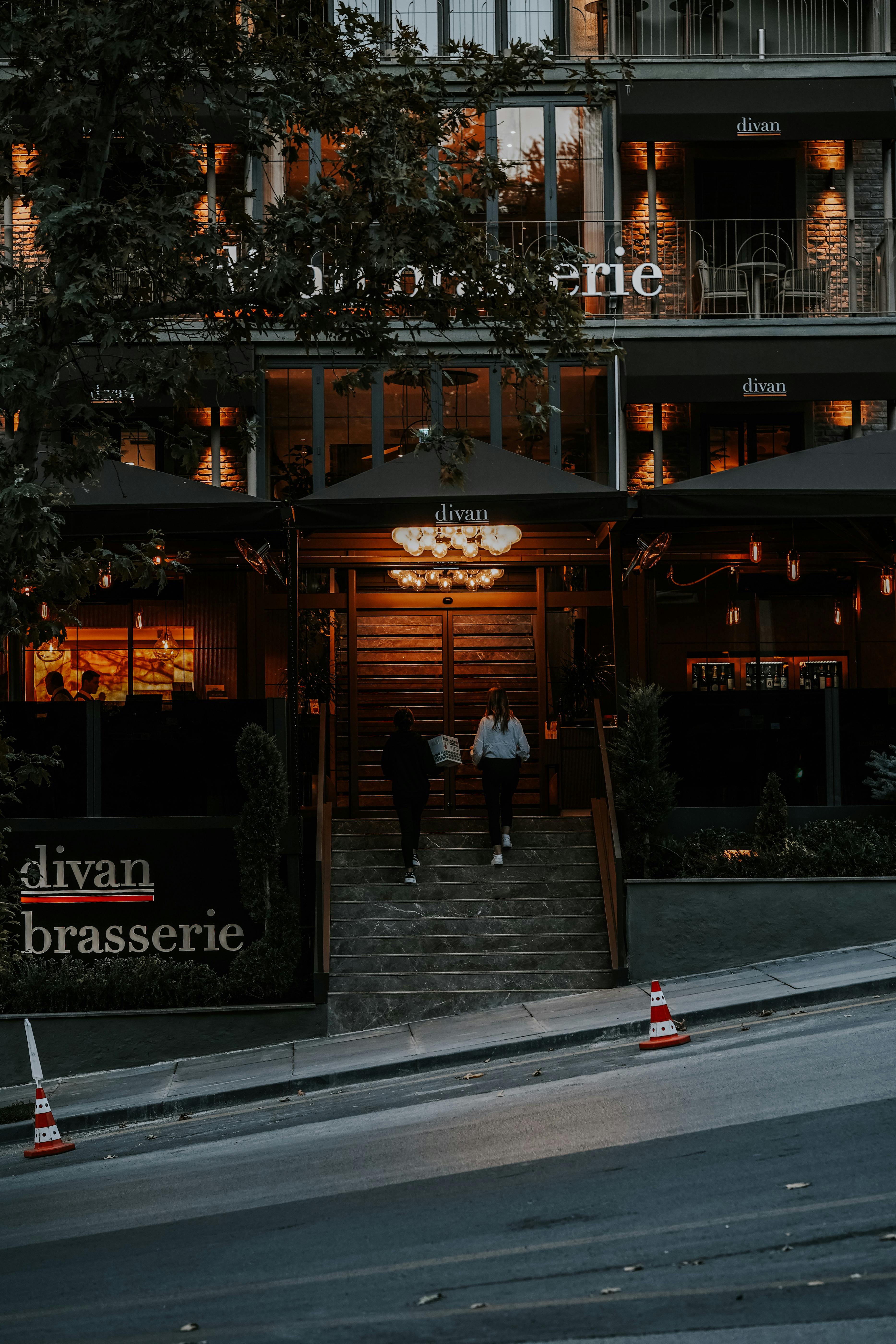 Divan Brasserie Photos, Download The BEST Free Divan Brasserie Stock ...