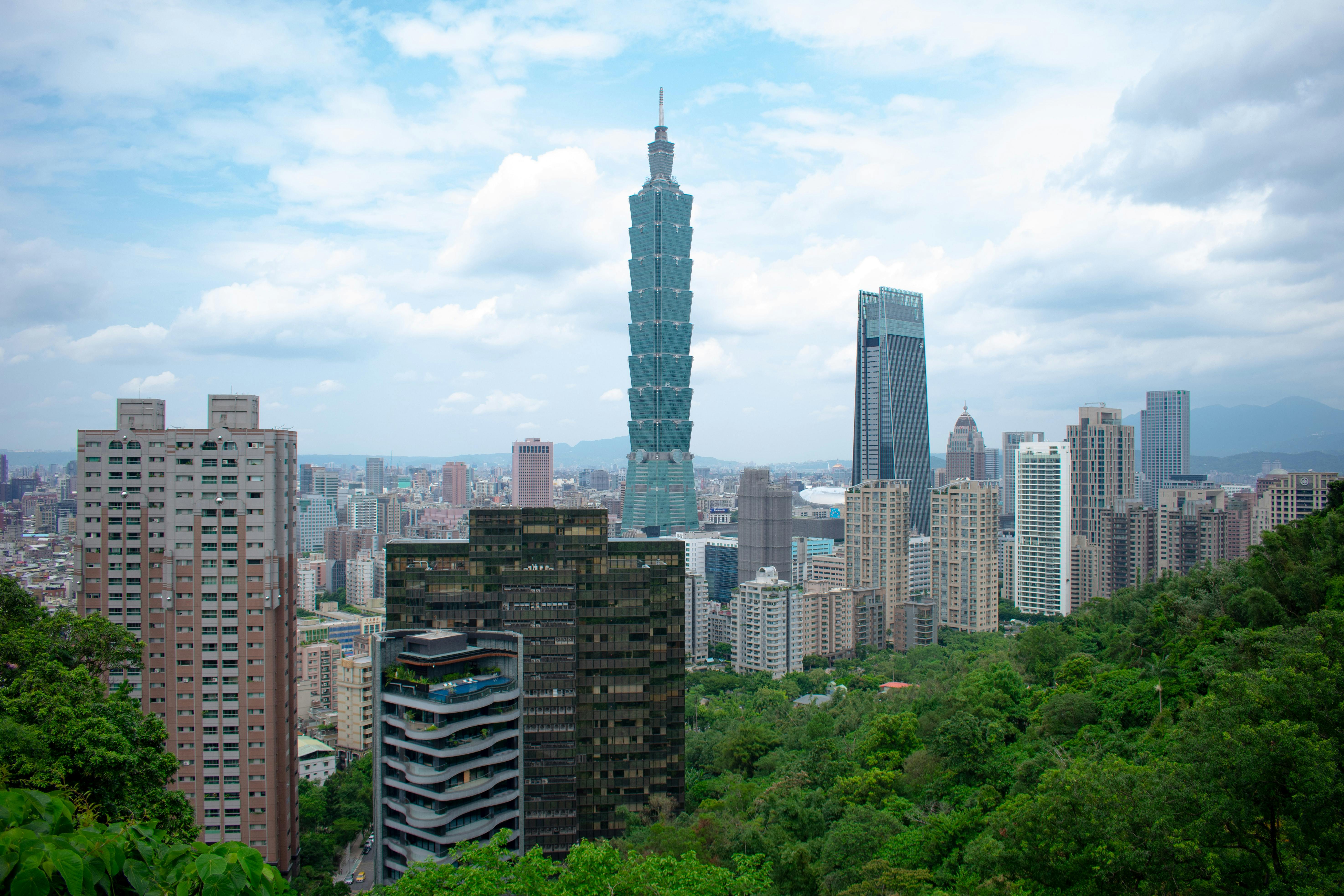 Photography of Tower · Free Stock Photo