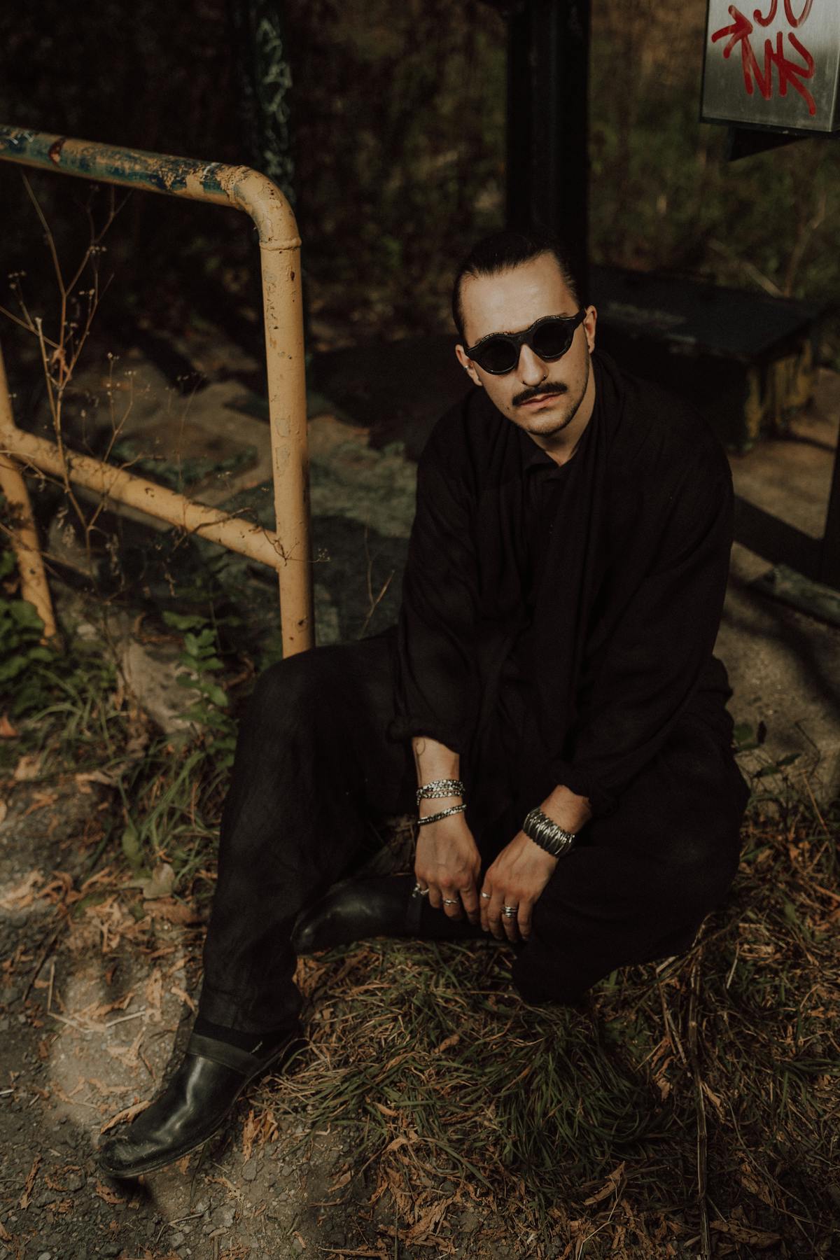 Face Sitting Photos, Download The BEST Free Face Sitting Stock Photos ...