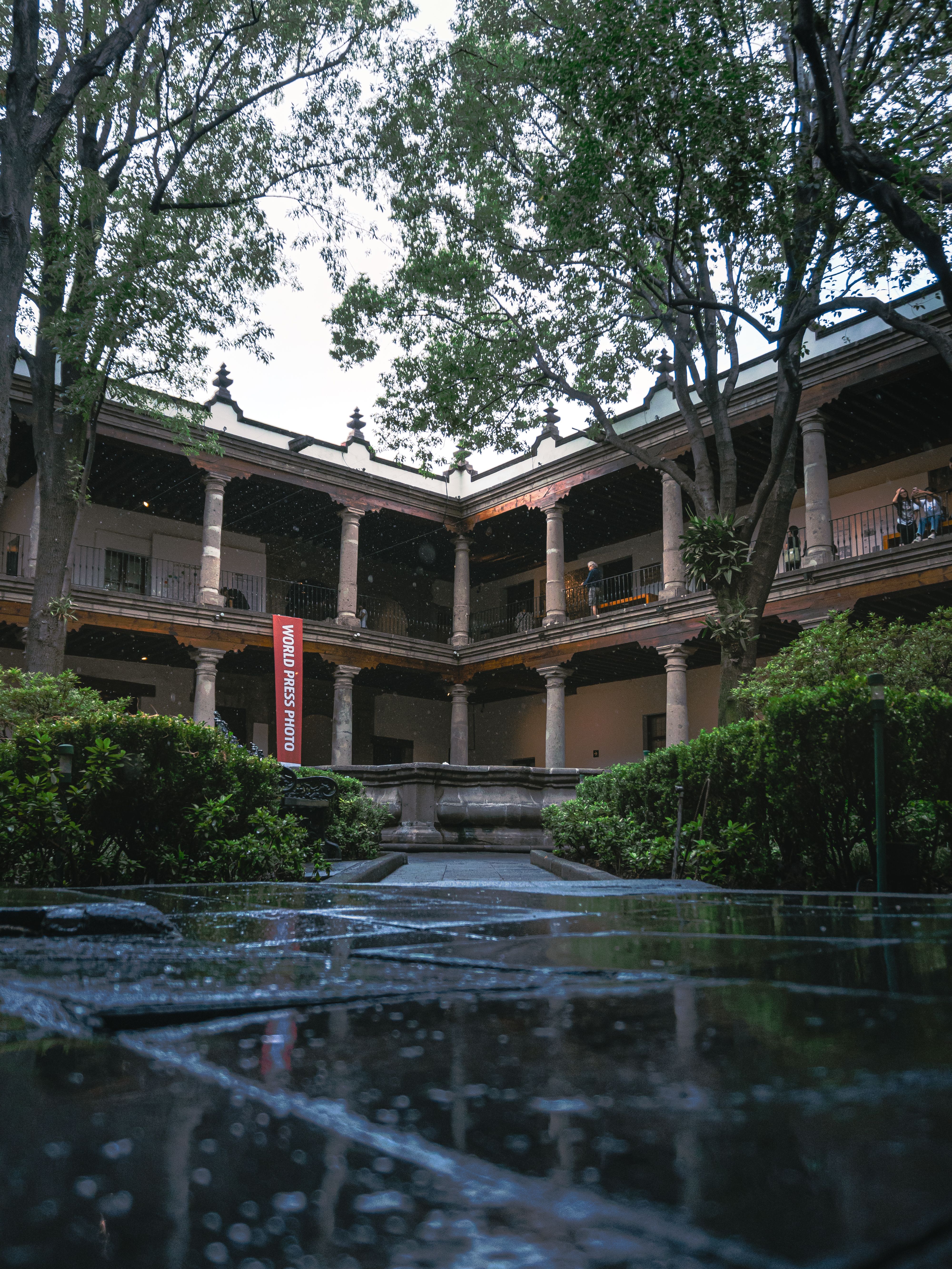 Building Courtyard in Rain · Free Stock Photo
