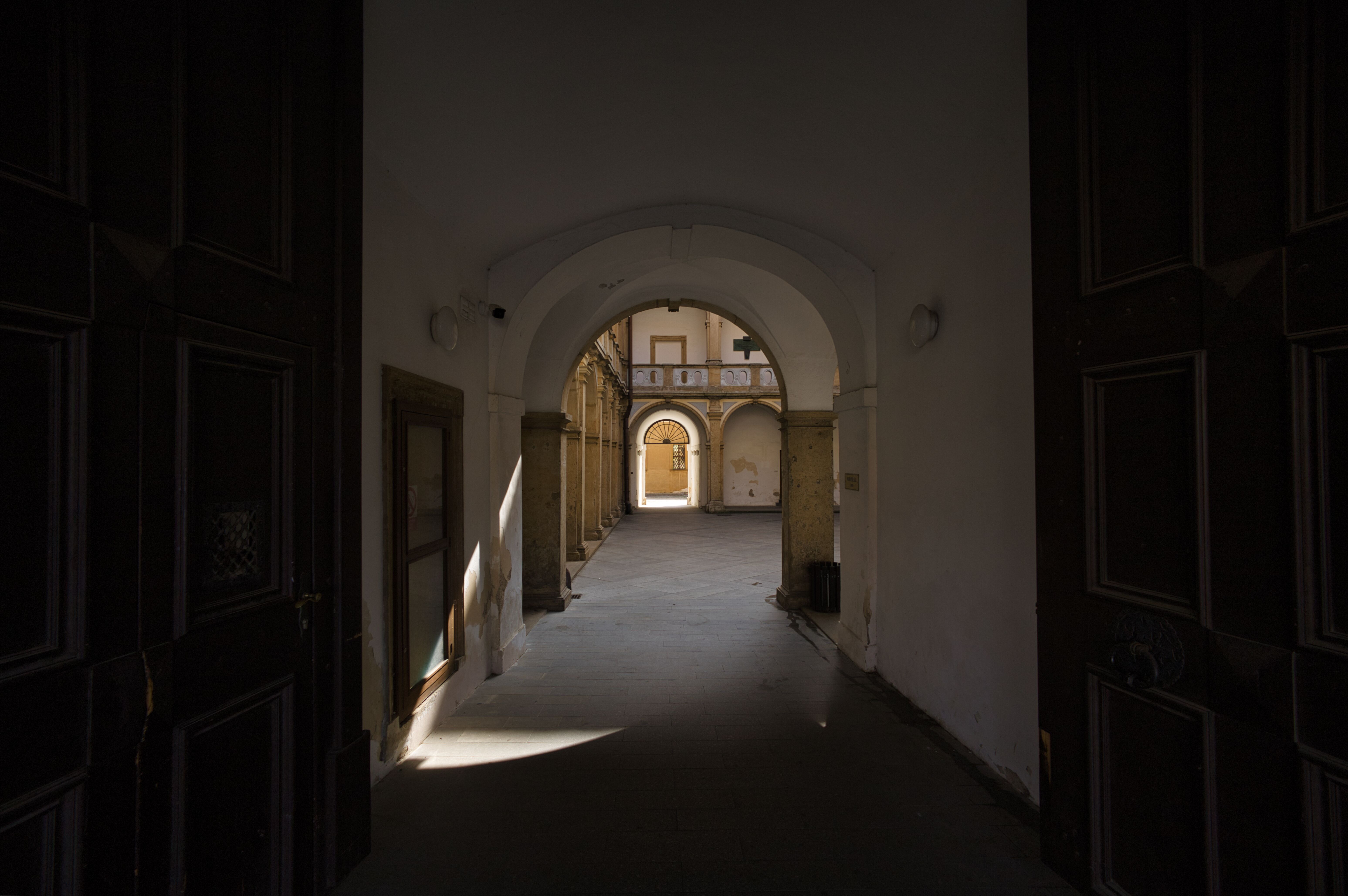 Interior Courtyard Photos, Download The BEST Free Interior Courtyard ...