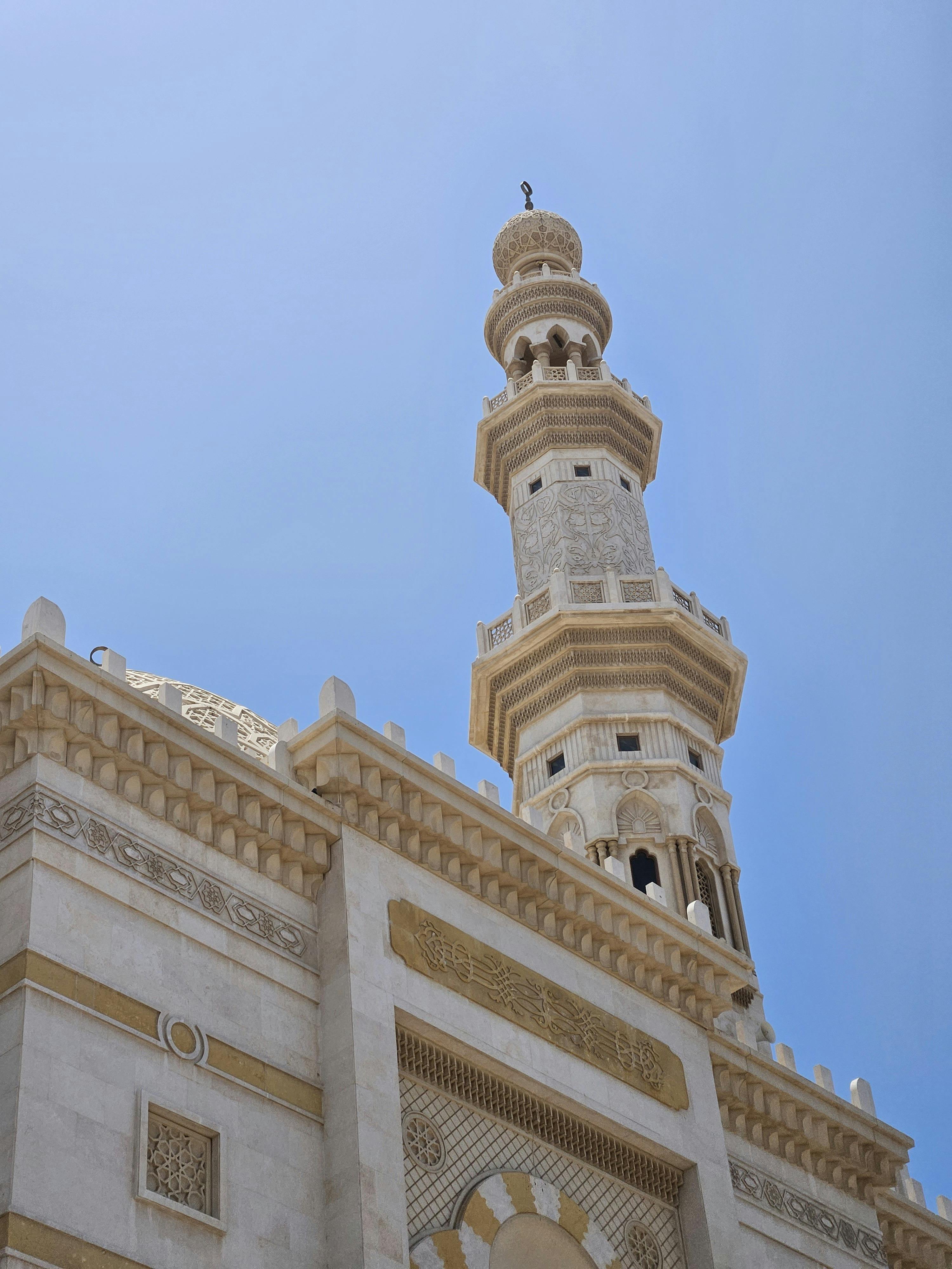 Vintage Mosque Corner with Minaret behind · Free Stock Photo