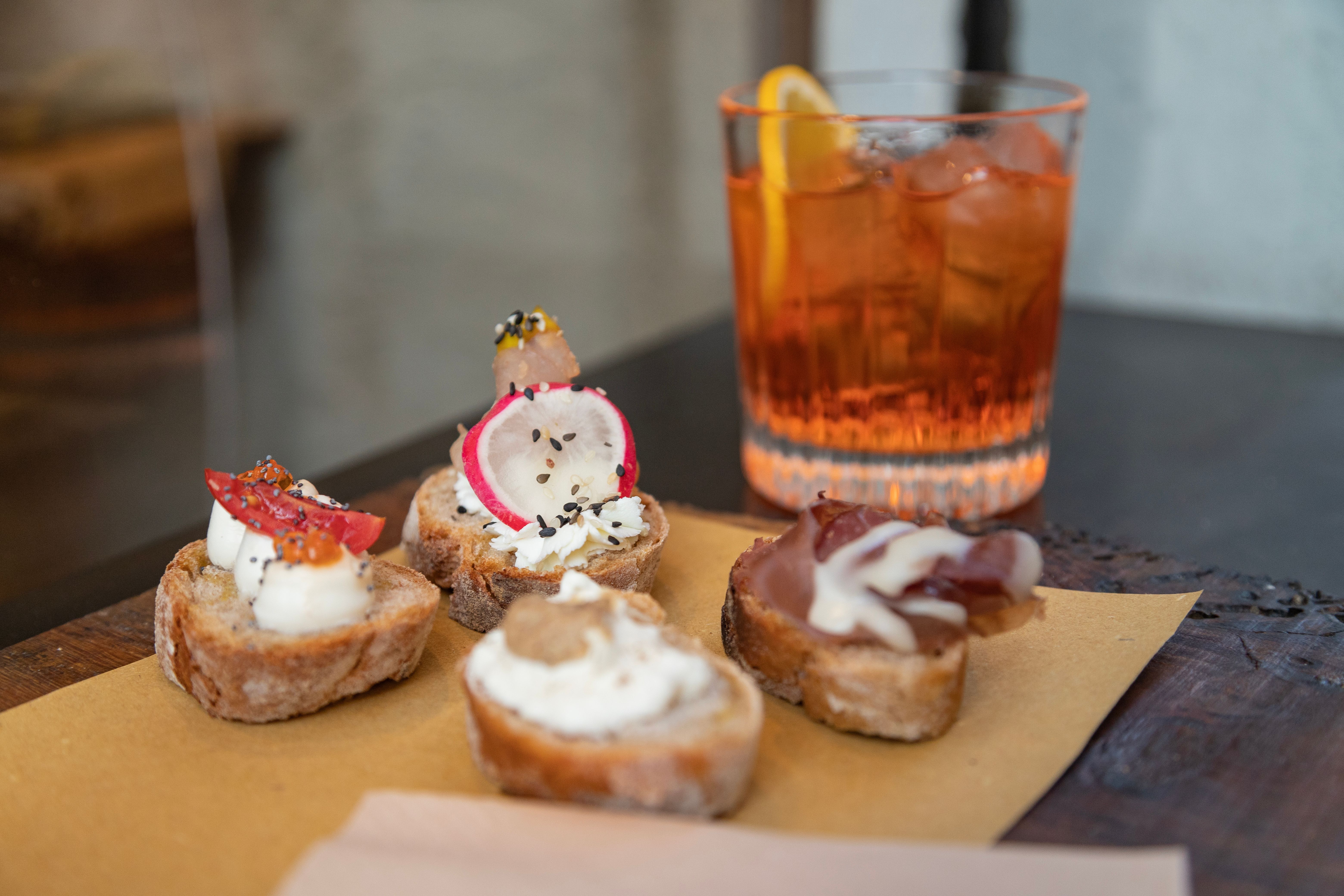 Organic Appetizers With Traditional Cocktails Photos, Download The BEST ...