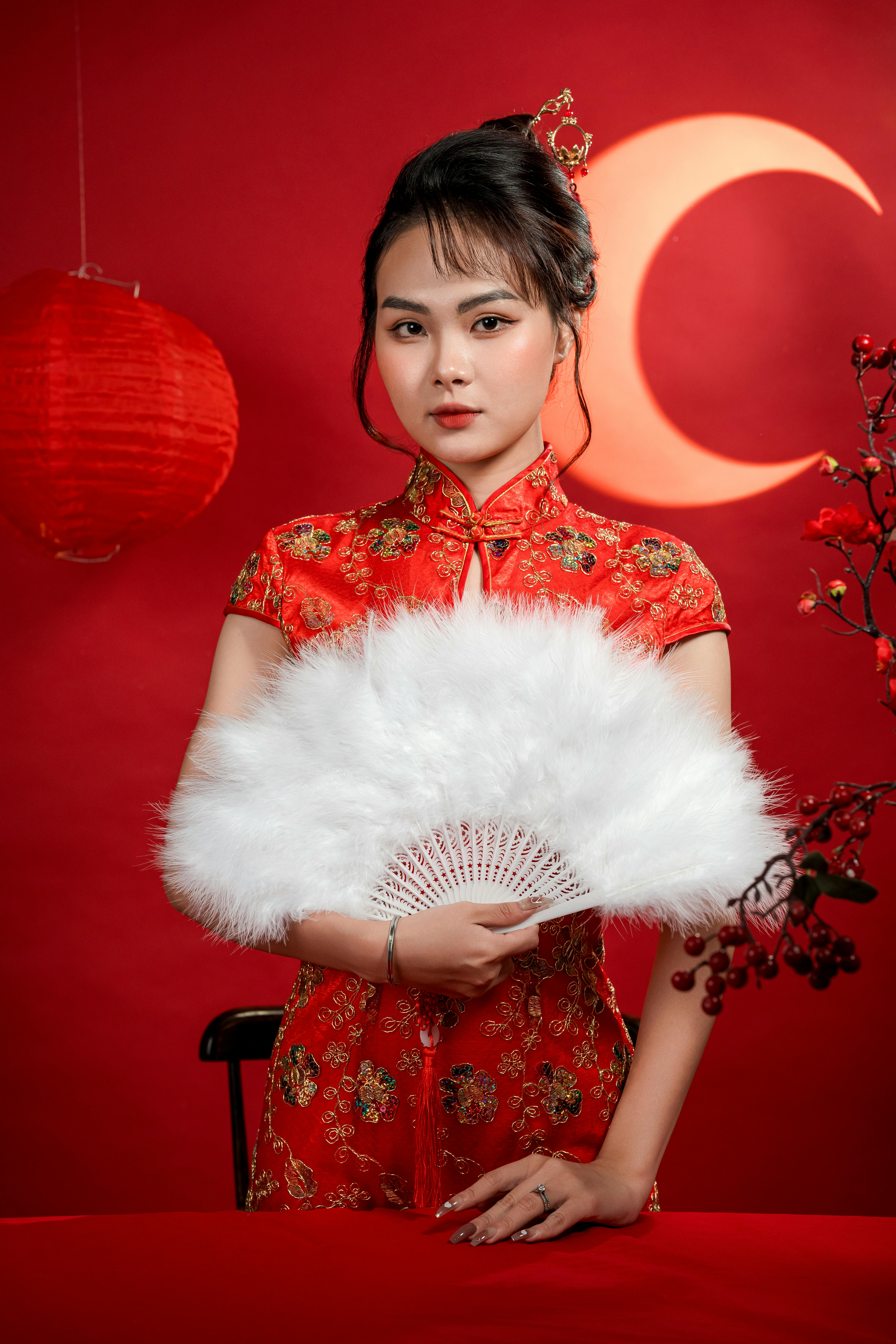 Woman Standing Fan Shot Photos, Download The BEST Free Woman Standing ...