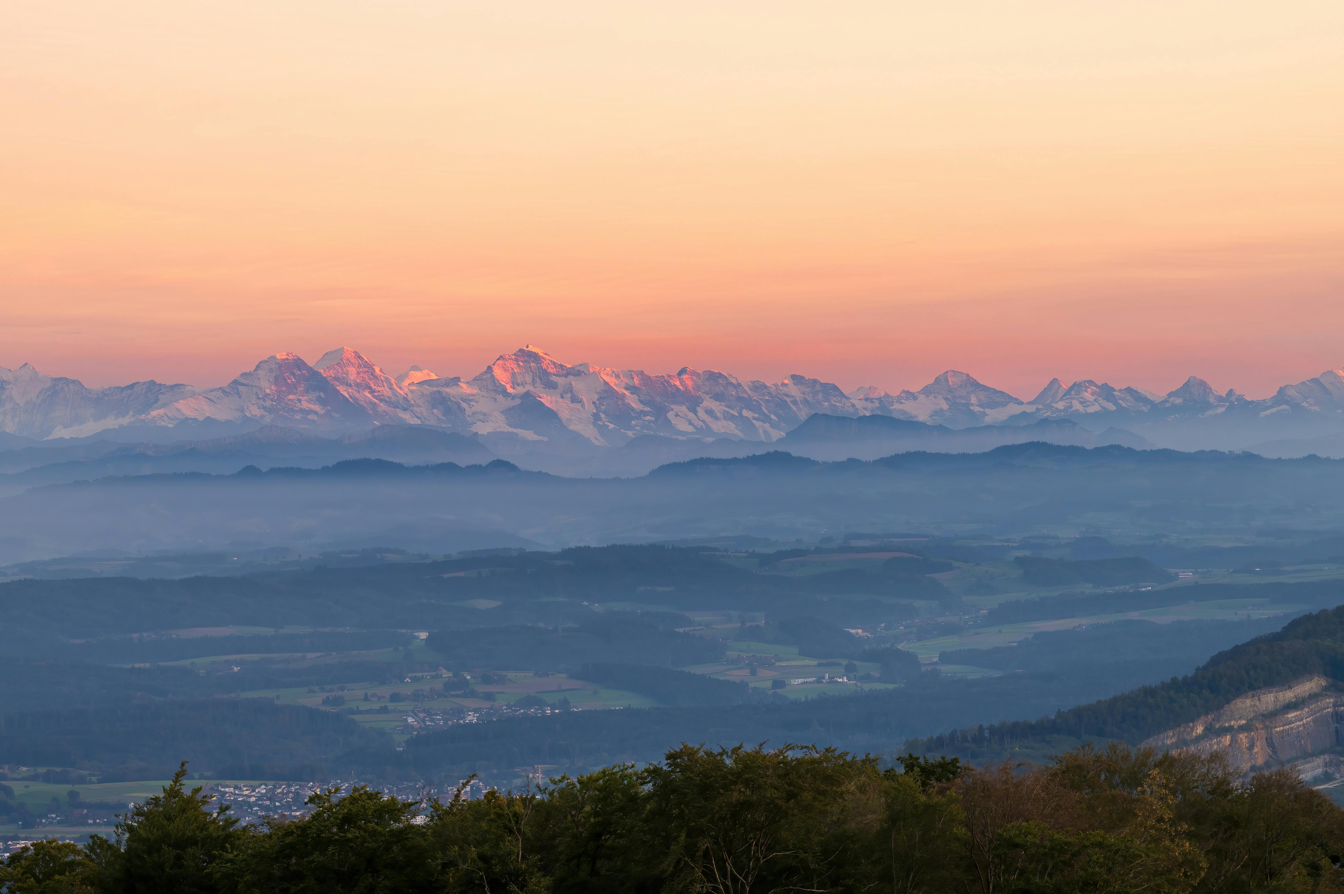 Mountains With Midst · Free Stock Photo