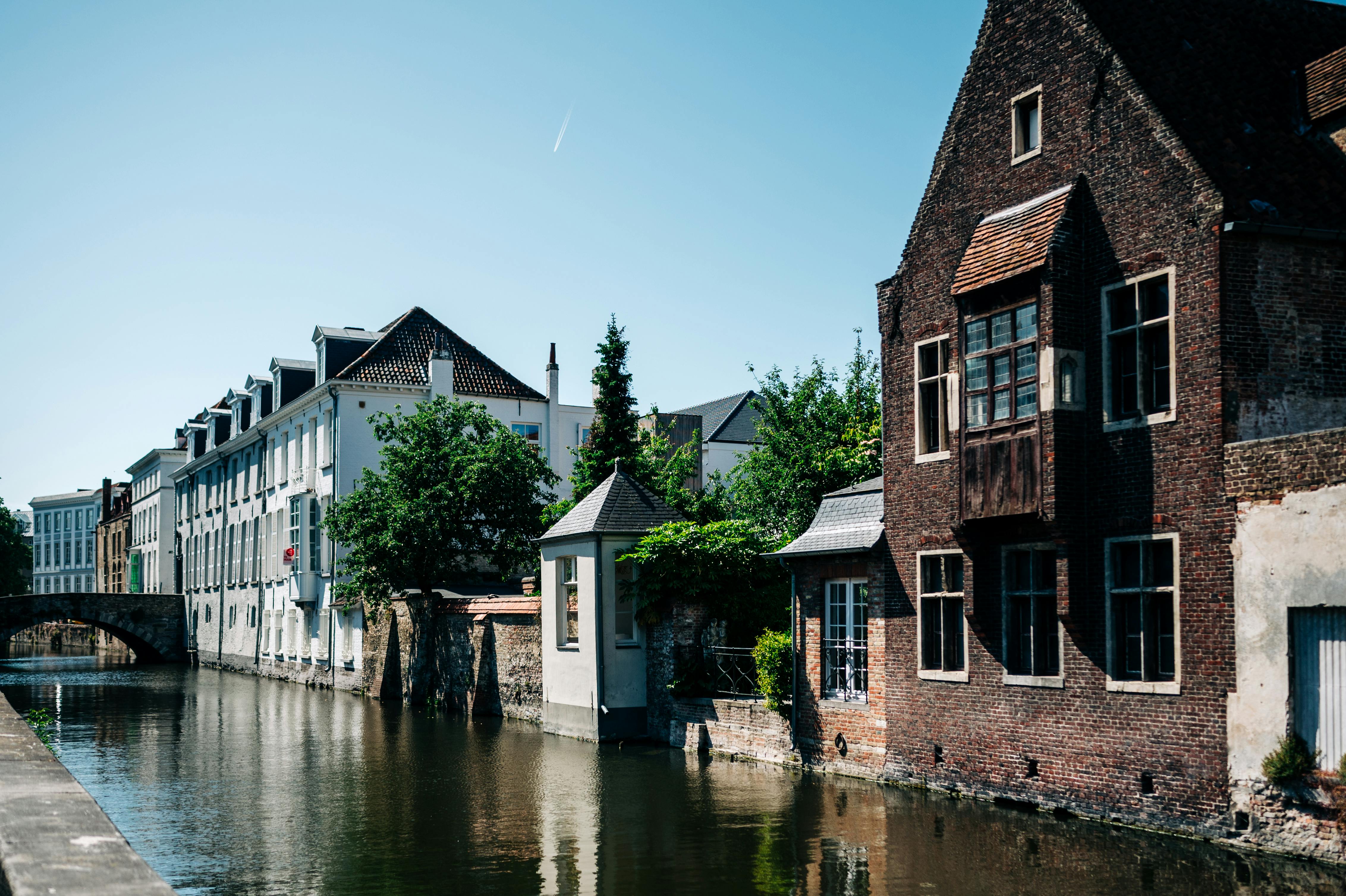 Old Brick House on Augustine Canal · Free Stock Photo