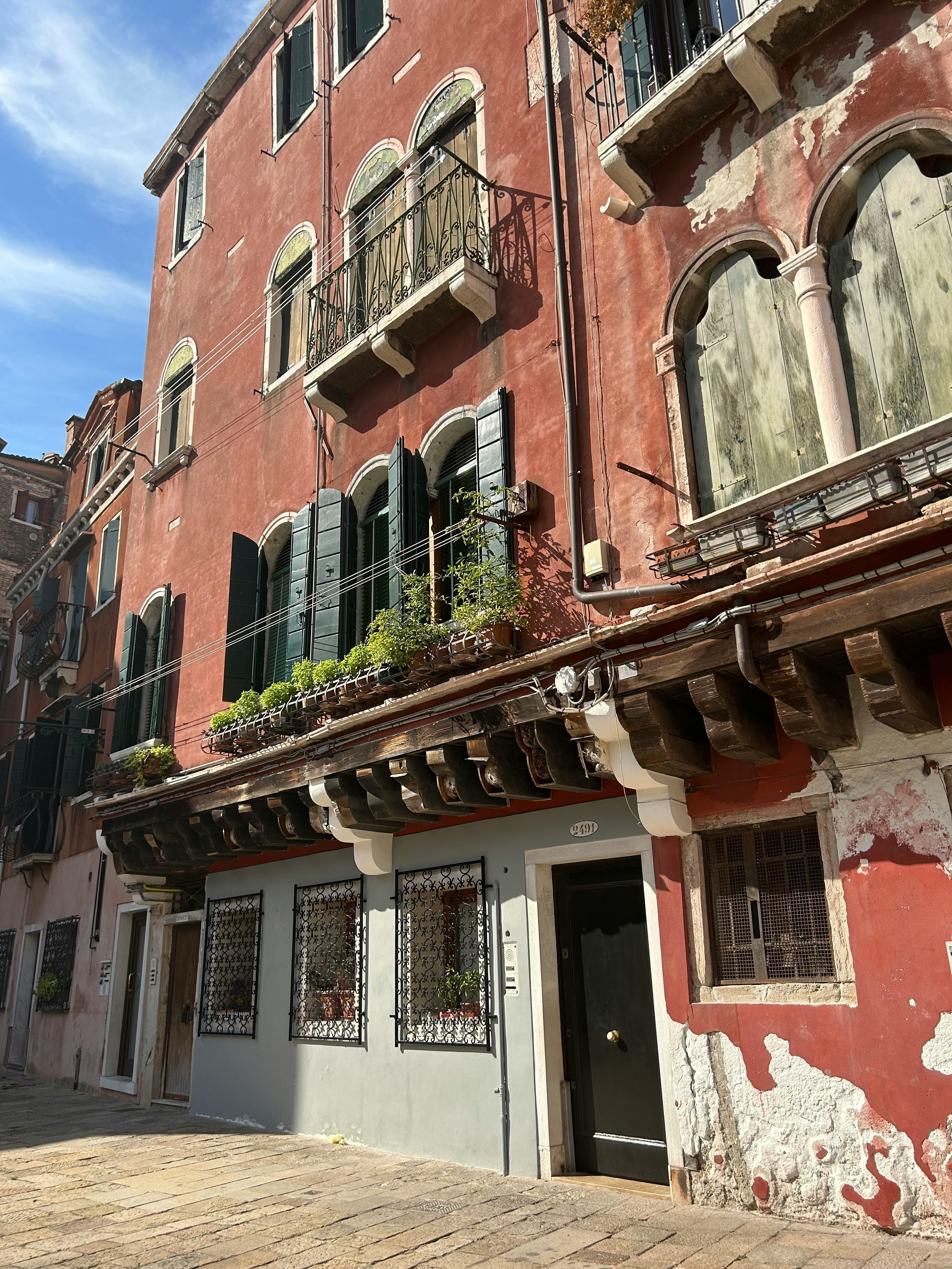 City Building Wall Photos, Download The BEST Free City Building Wall ...