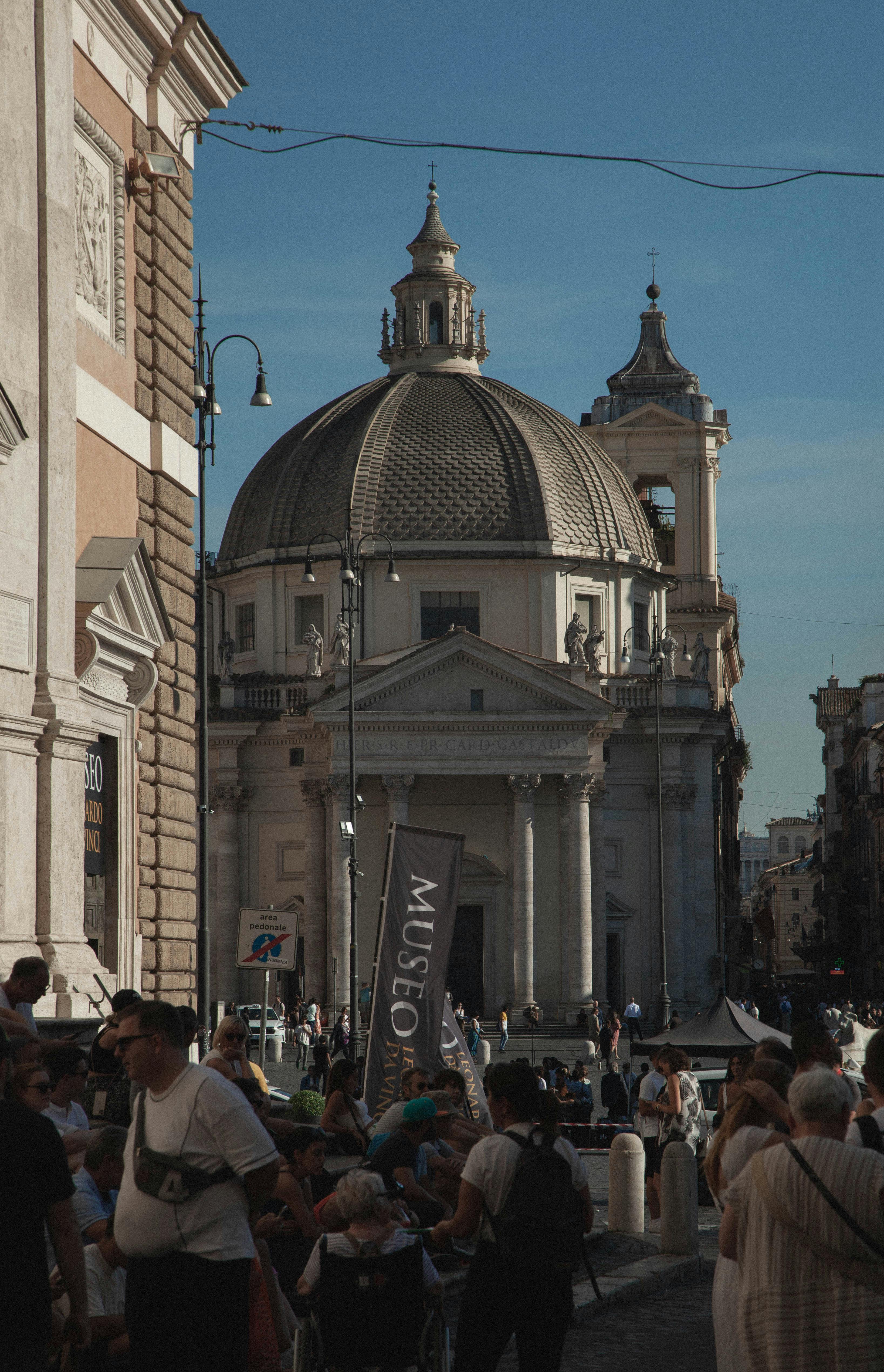 Altar Inside the Santa Maria in Ara Coeli Basilica · Free Stock Photo