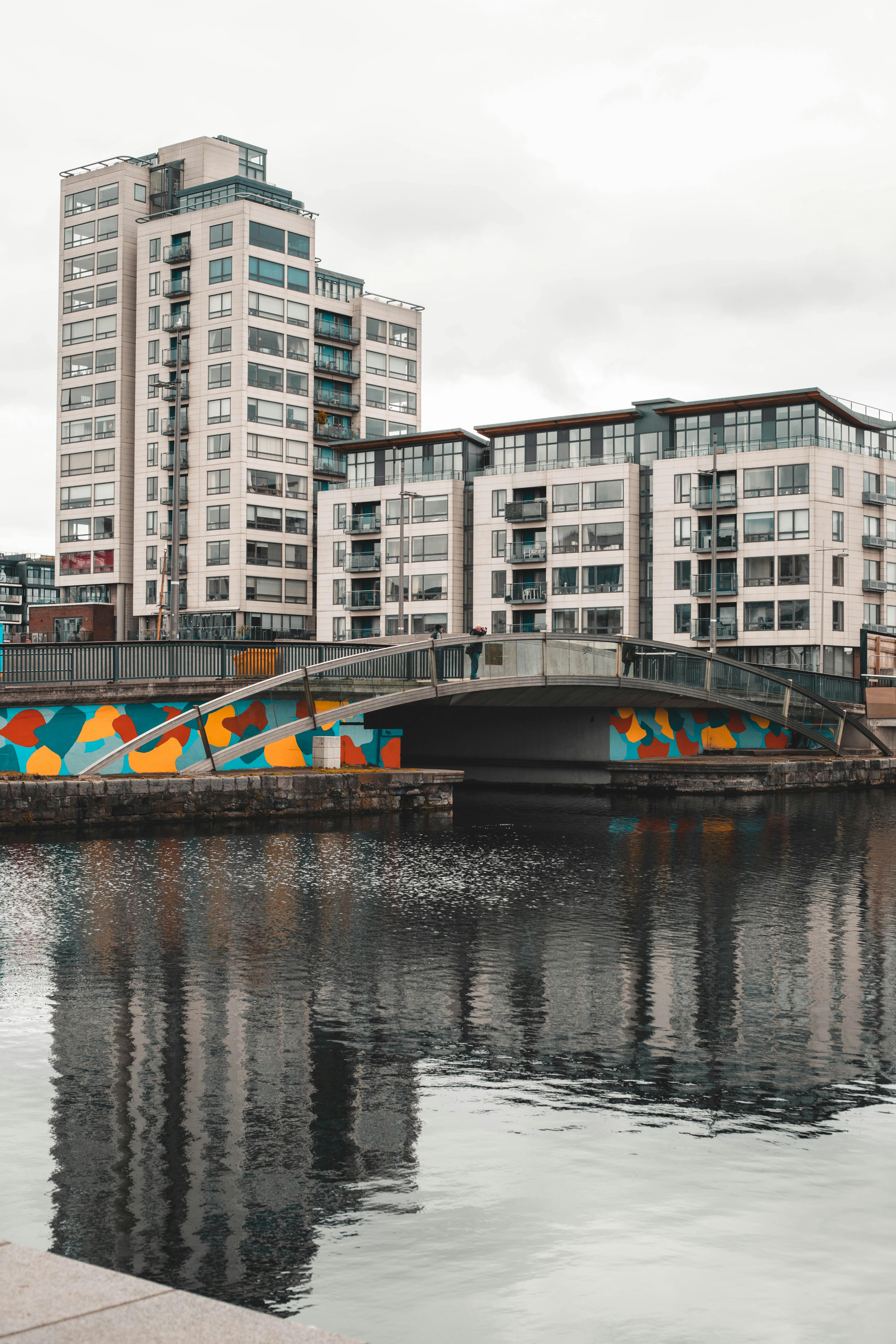 River and Bridge in City · Free Stock Photo