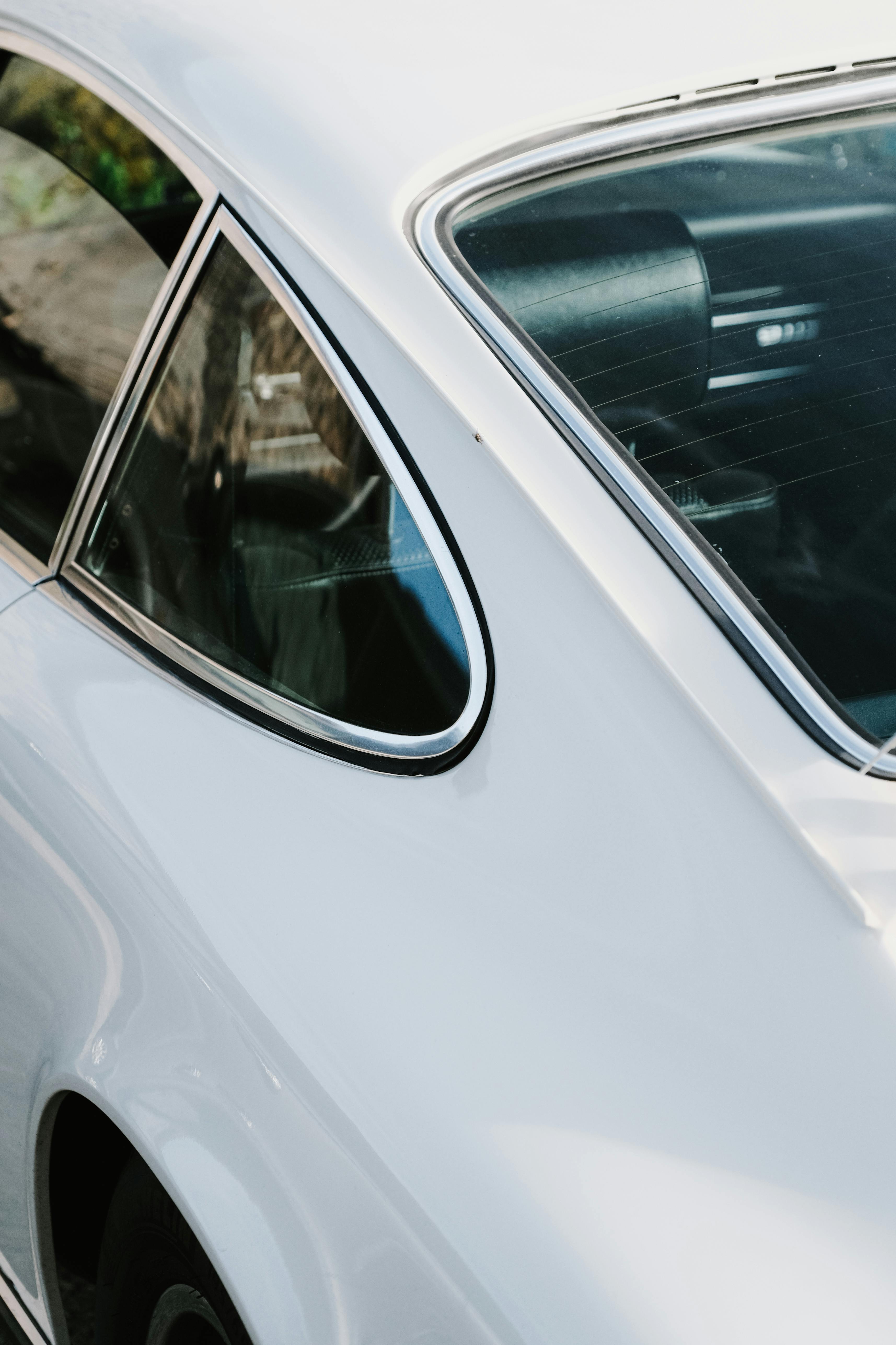 Windows of Vintage Sports Car · Free Stock Photo