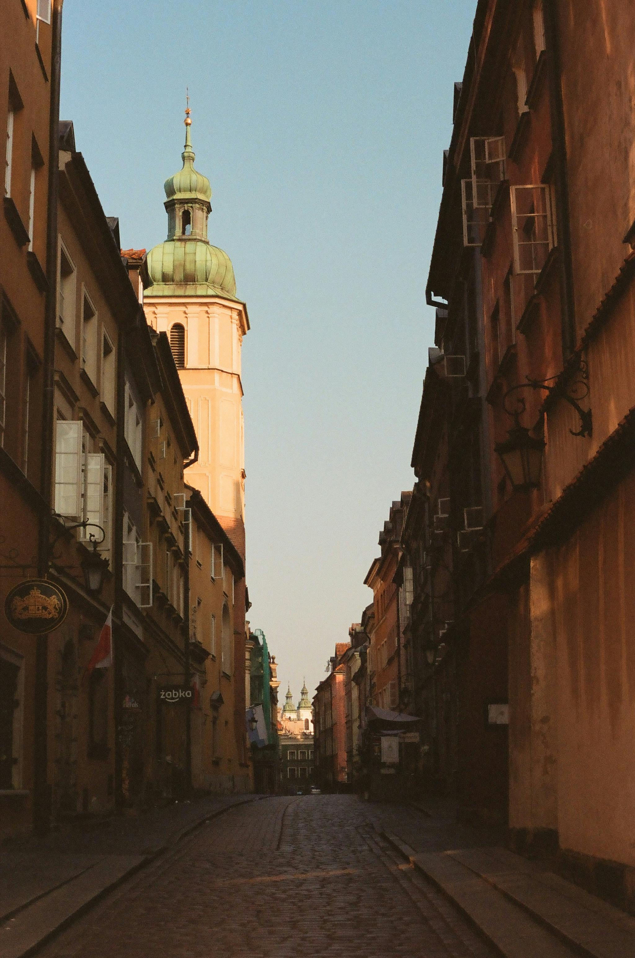 Straight Tower Photos, Download The BEST Free Straight Tower Stock ...