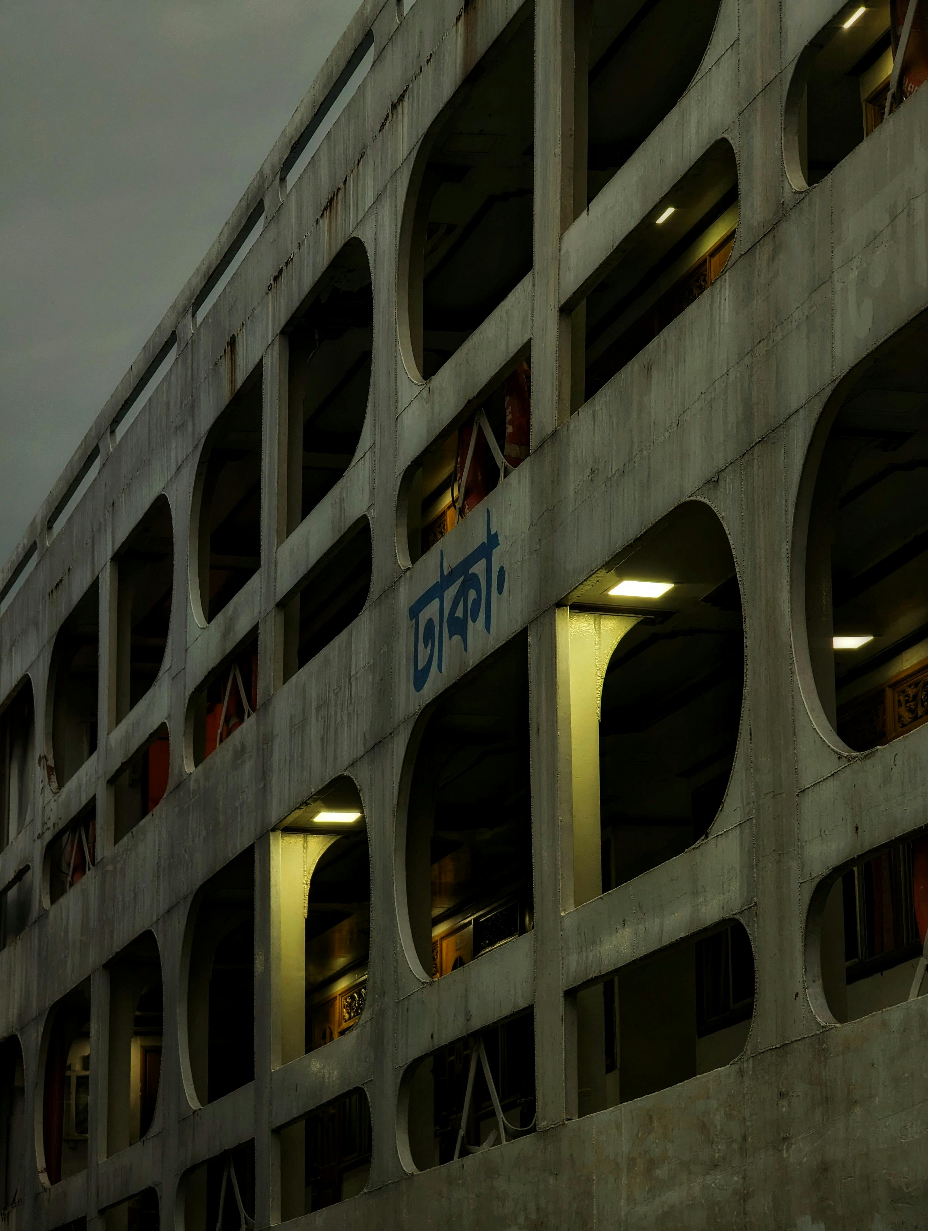 Concrete, Gray Building Wall · Free Stock Photo