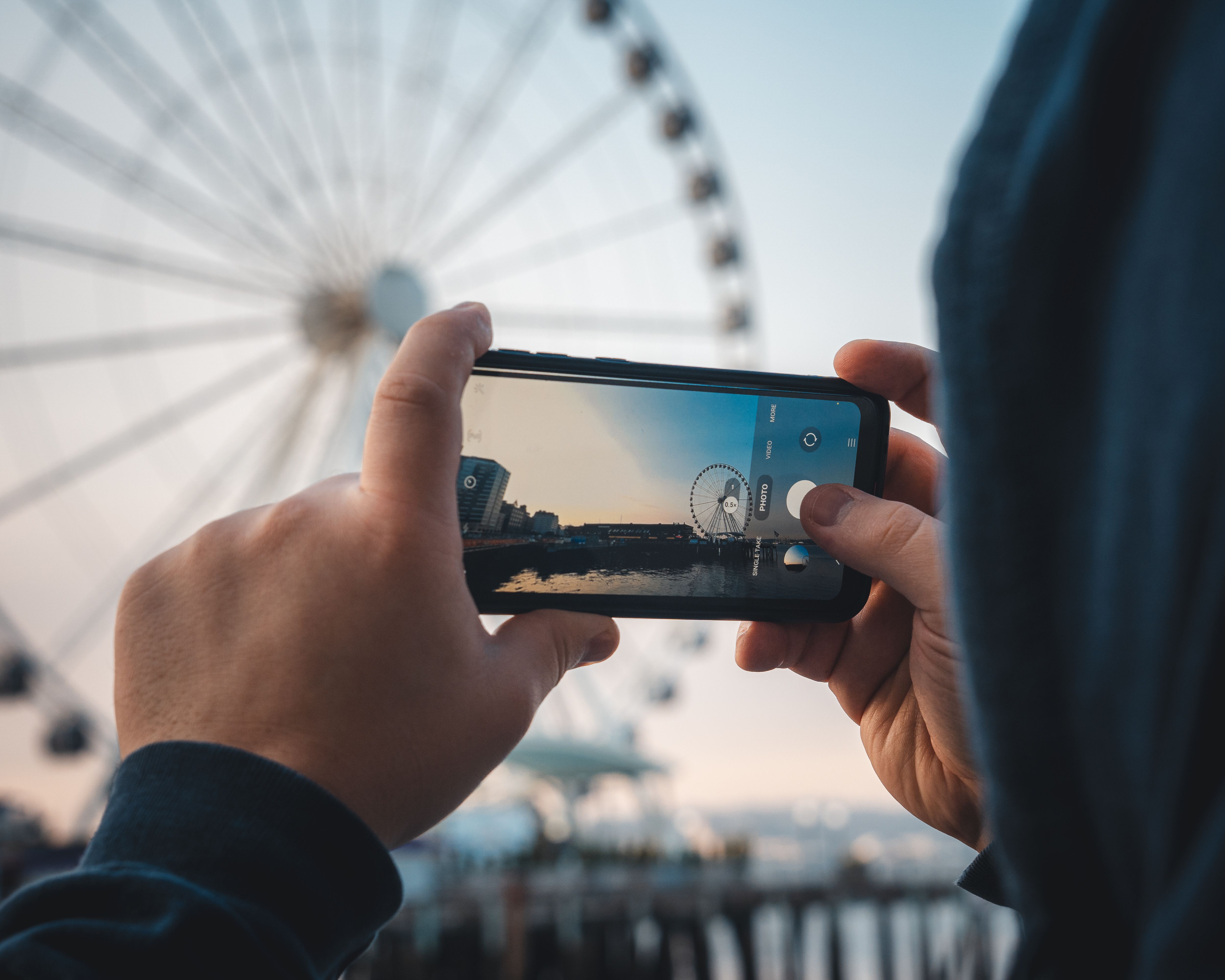 Persona Con Smartphone · Foto de stock gratuita