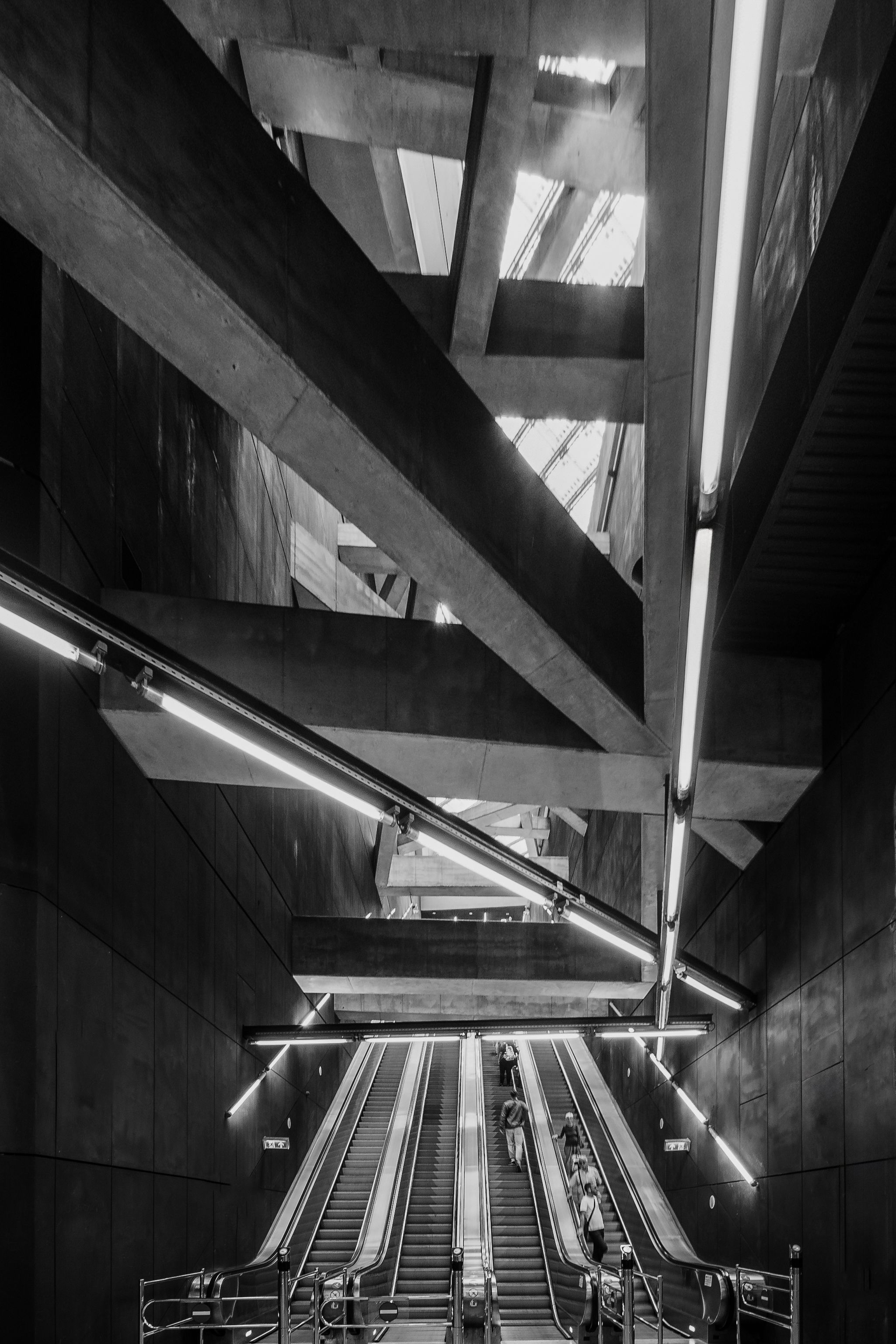 Huge Beams over Escalators · Free Stock Photo