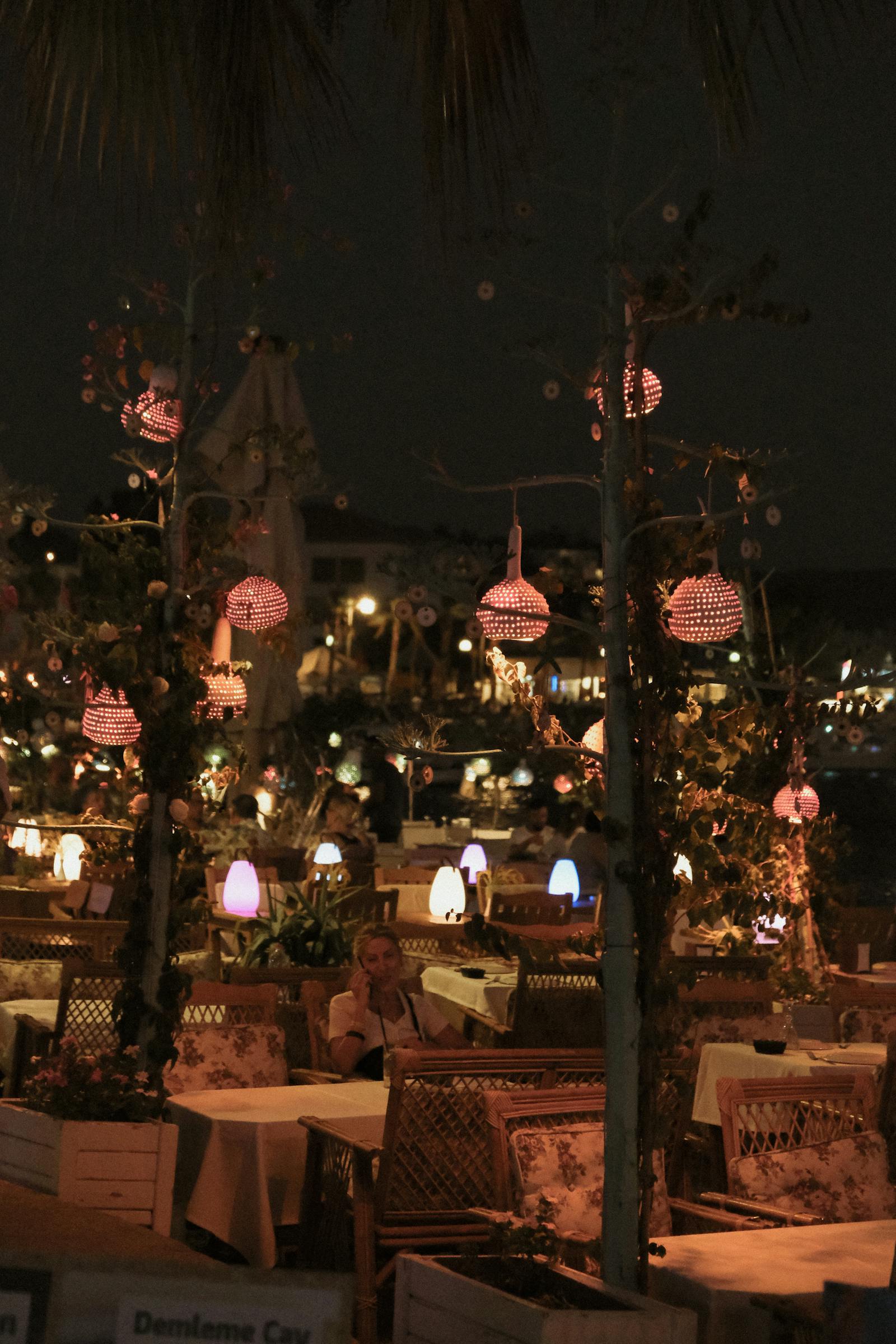 Talk The Phone In Night Photos, Download The BEST Free Talk The Phone ...